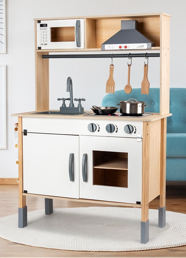 Детская деревянная кухня