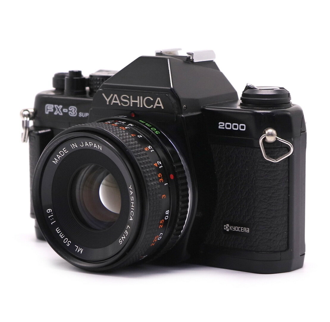 Зеркальный фотоаппарат Yashica FX-3 Super 2000 kit