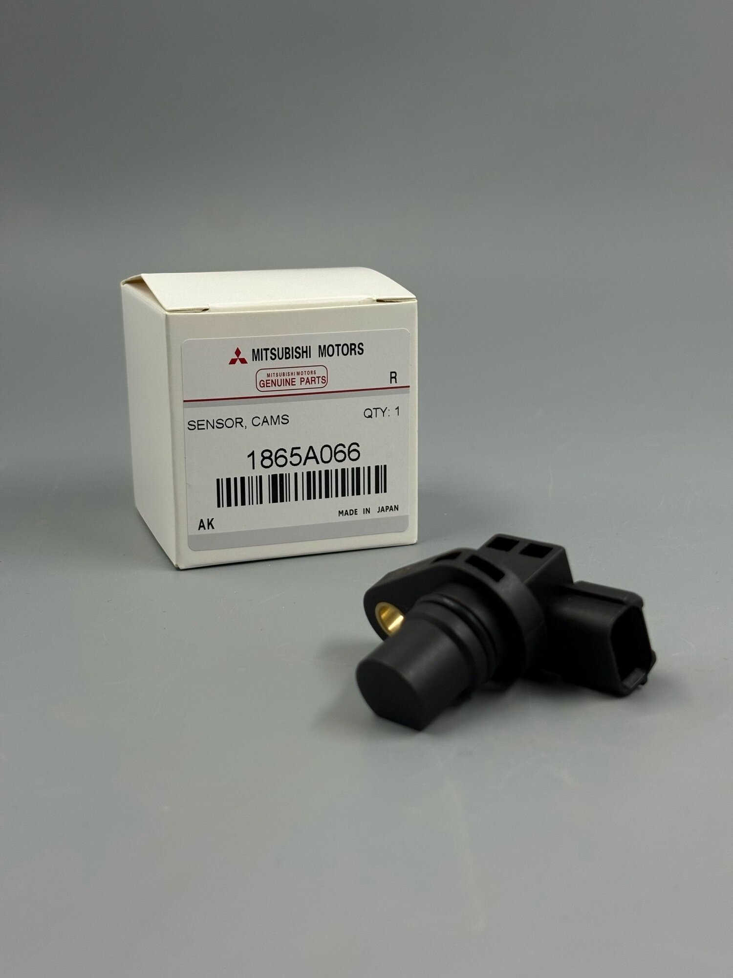 Датчик положения коленвала Mitsubishi 1865A066 оригинал / Crankshaft Sensor