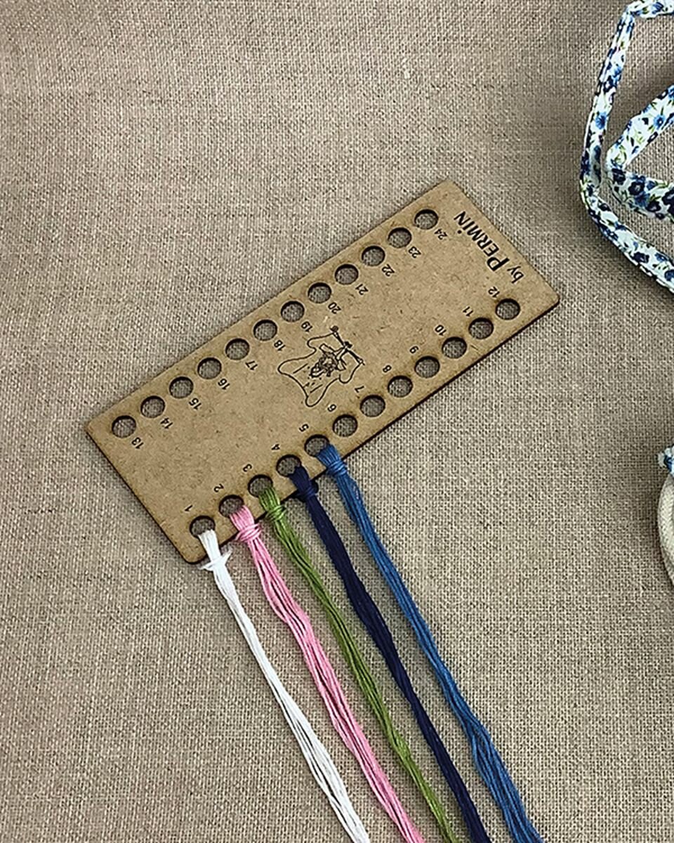 Органайзер для мулине PERMIN плоский линейный, 12 отверстий 860027