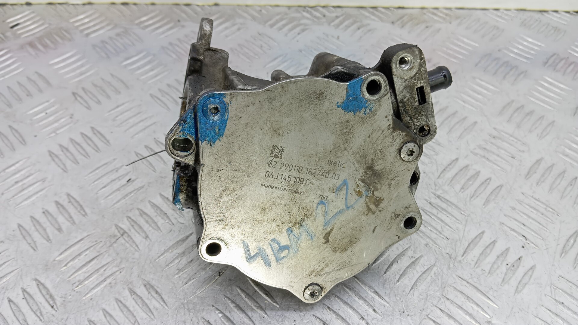 Насос вакуумный AUDI A5 1, Номер 06J145100C