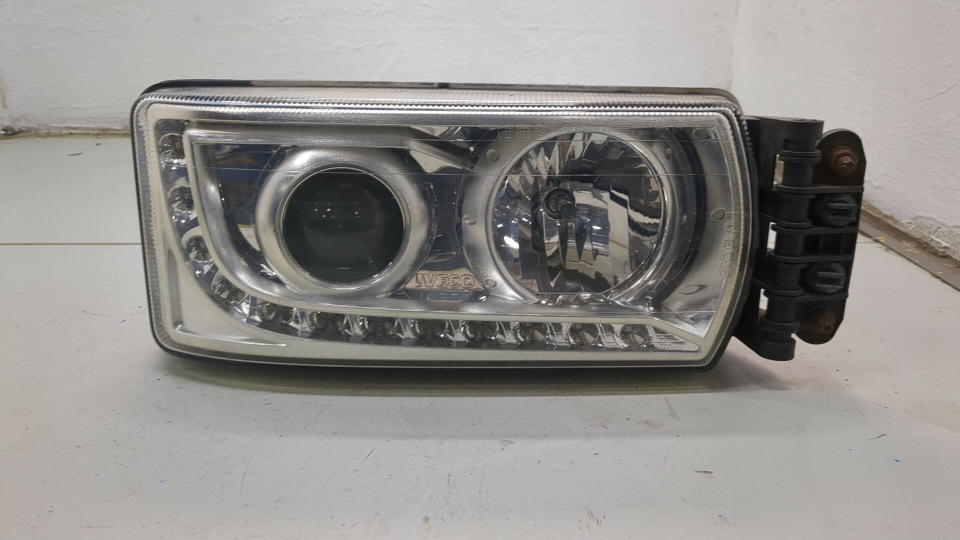 Фара (передняя) правая Iveco Stralis Б/У