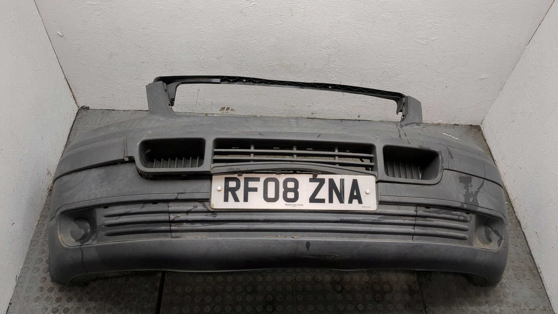 Бампер передний Volkswagen Transporter 5 Б/У