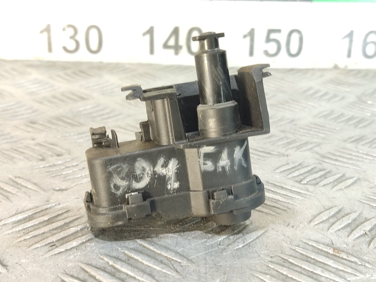 Замок лючка бензобака SKODA Octavia 2013-2020 7P0810773D