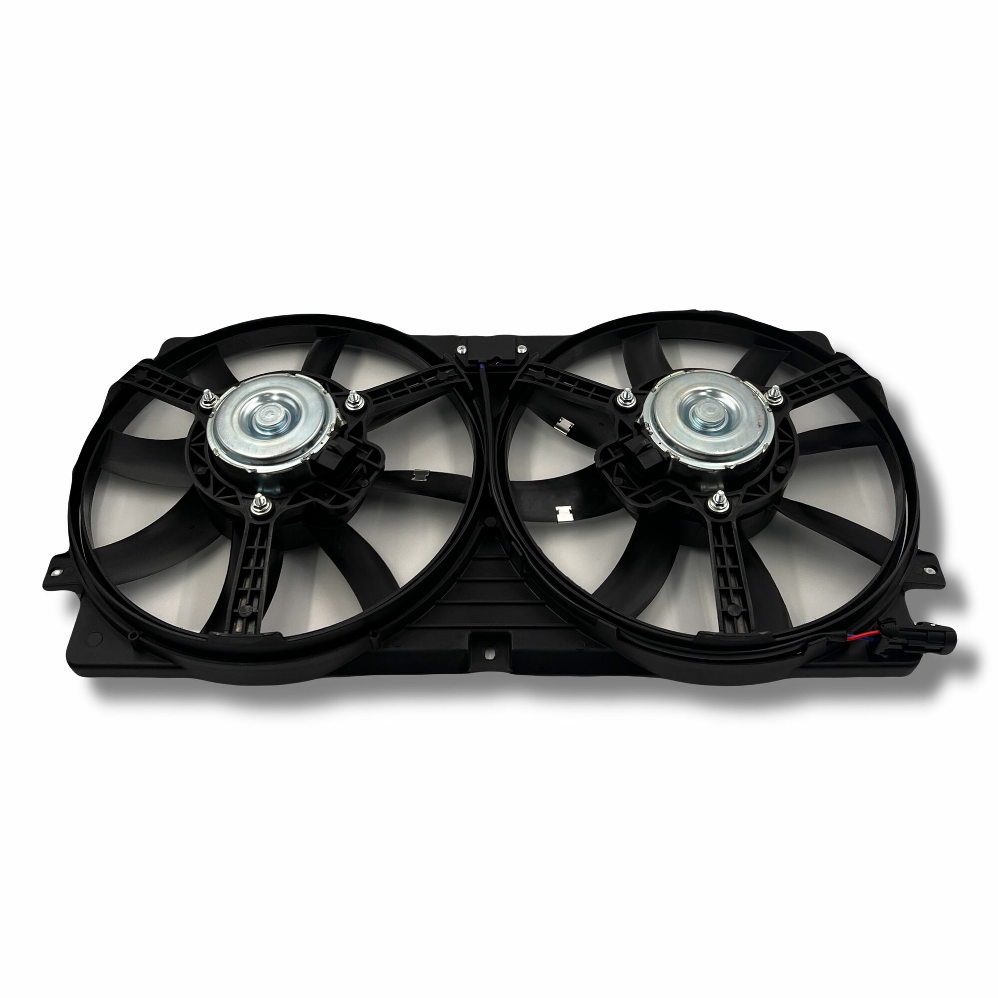 Электровентилятор охлаждения подходит для Нива Шевроле в сборе