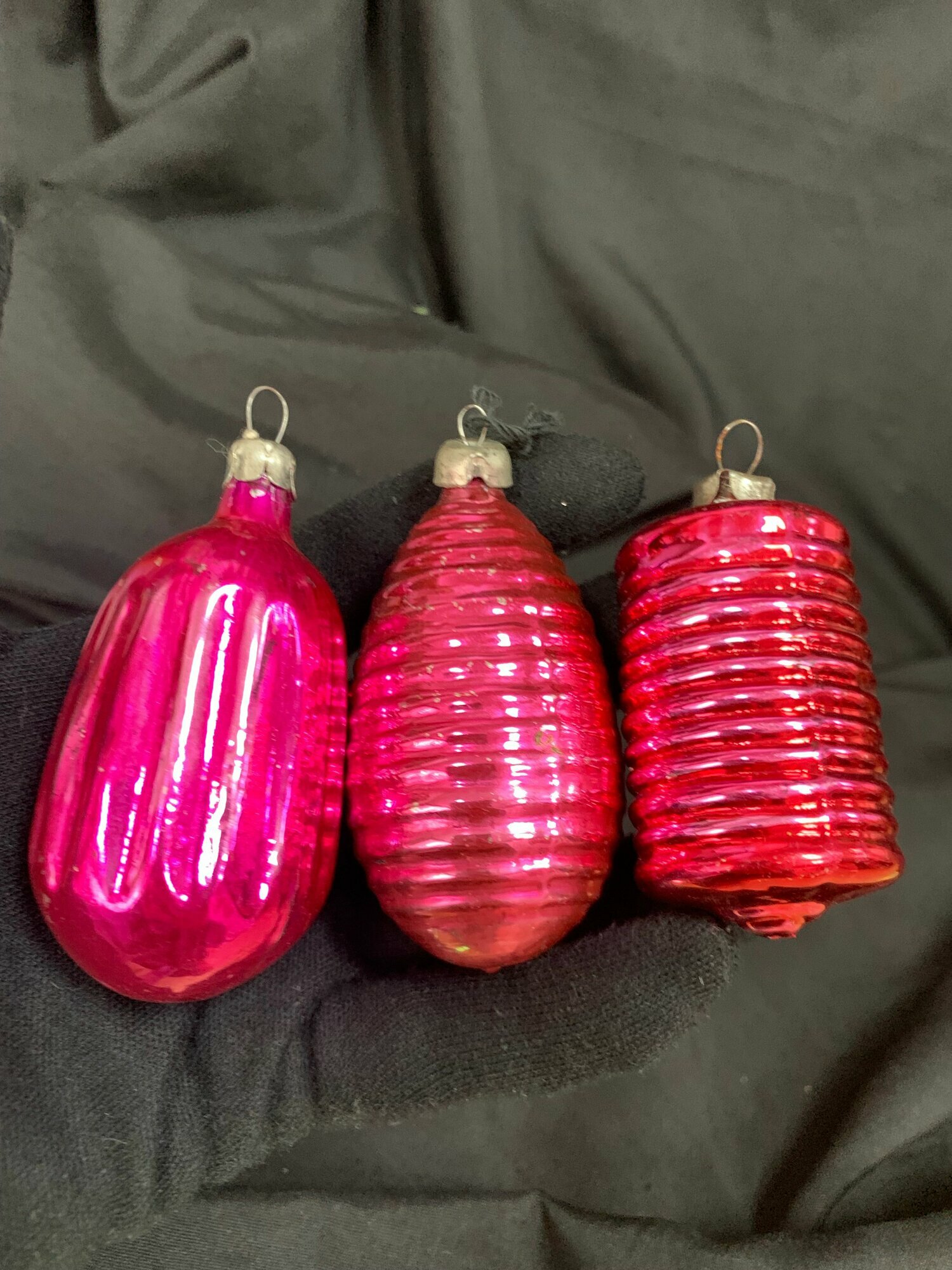 Три игрушки на ёлку (рельефные "графинчики")