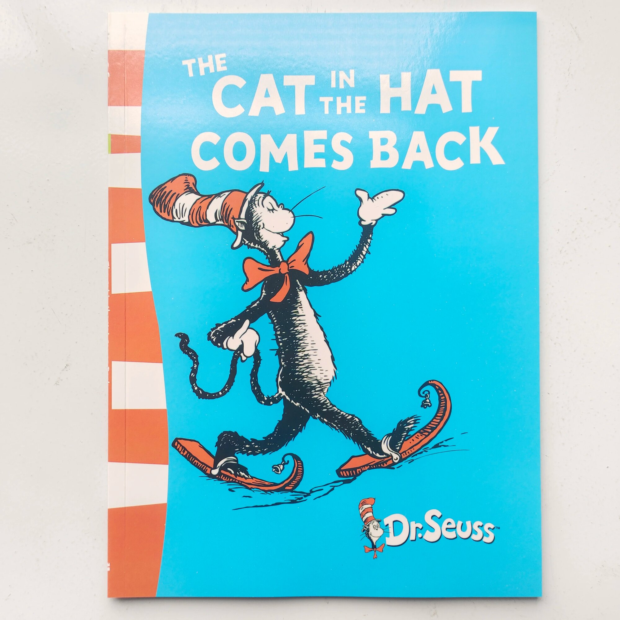 Детская книга "The Cat in the Hat Comes Back" by Dr. Seuss