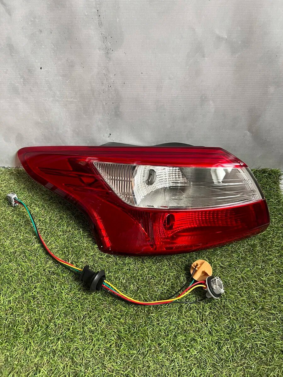 Фонарь задний левый Форд Фокус 3 2011-2015