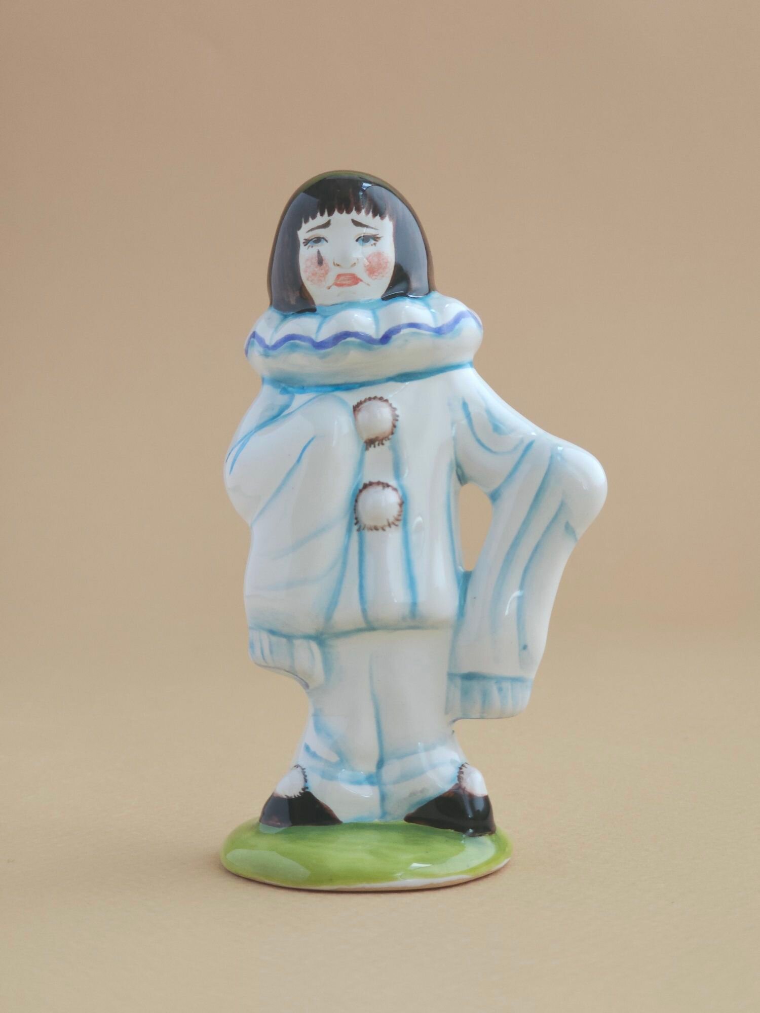 Фигура "Пьеро". Ярославская майолика. Керамика ручной работы. Сделано в России.