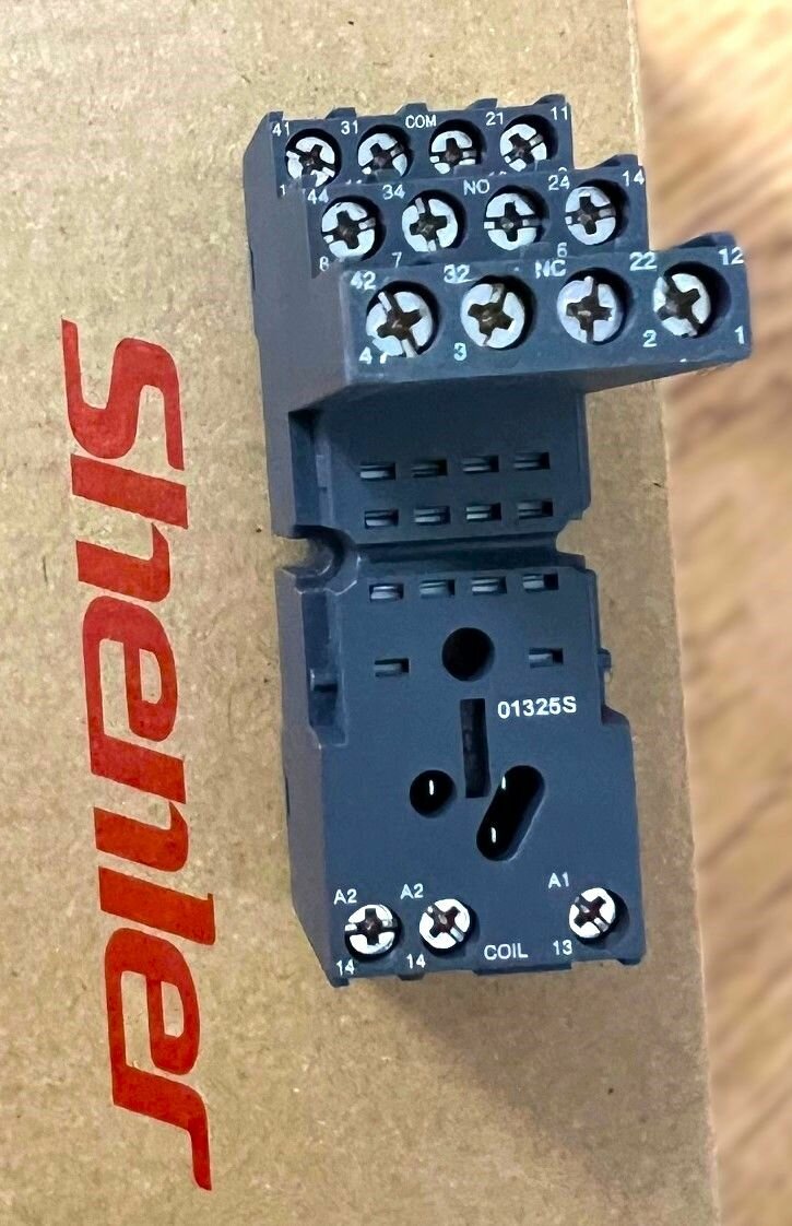 SKC14-E_Колодка для реле серий RKE4CO, RKF4CO (4CO, 10A, 300V, винтовой зажим)_SHENLER