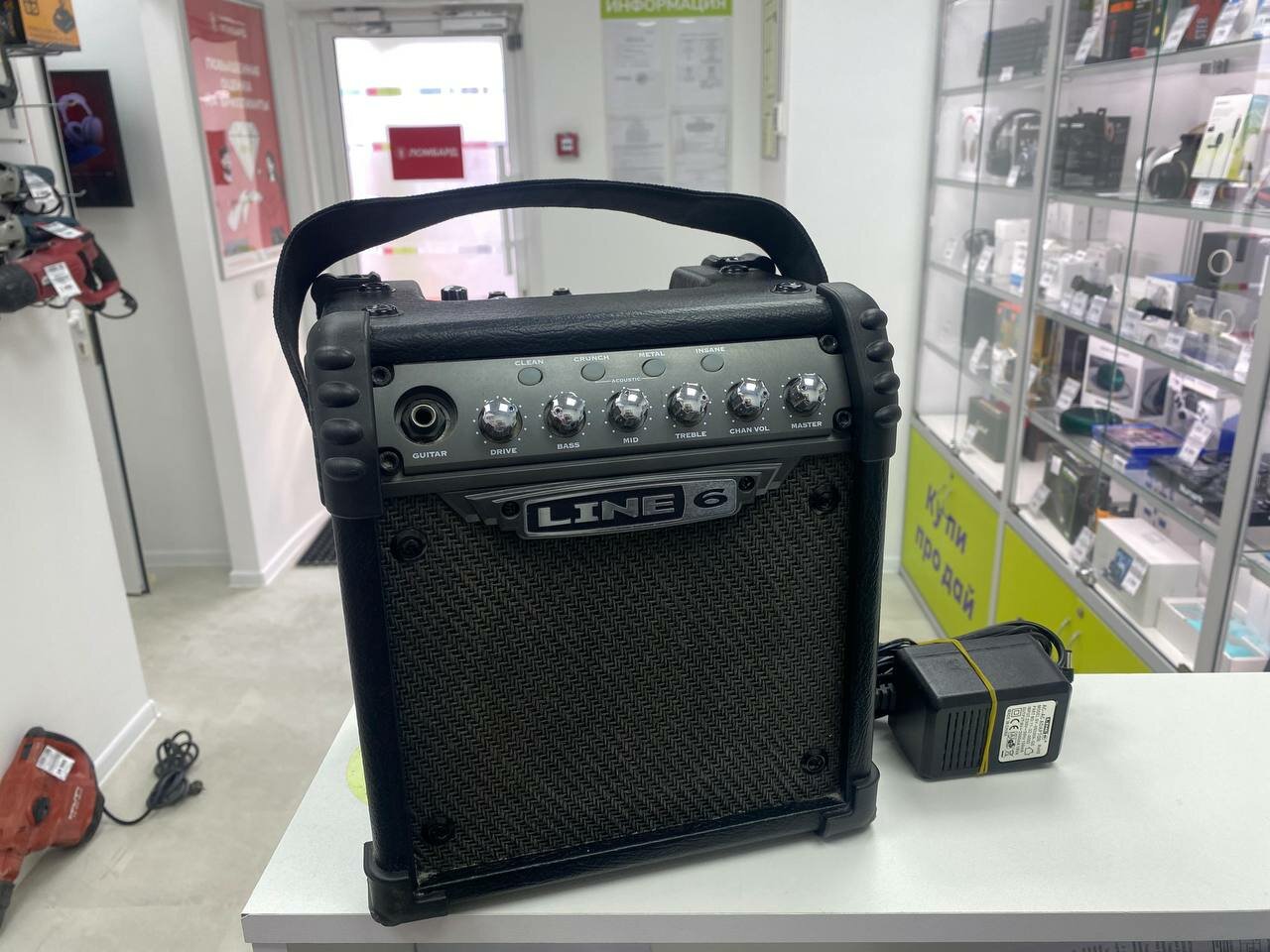 Моделирующий комбоусилитель Line 6 Micro Spider 1X6,5` 6W Modelling Guitar Combo