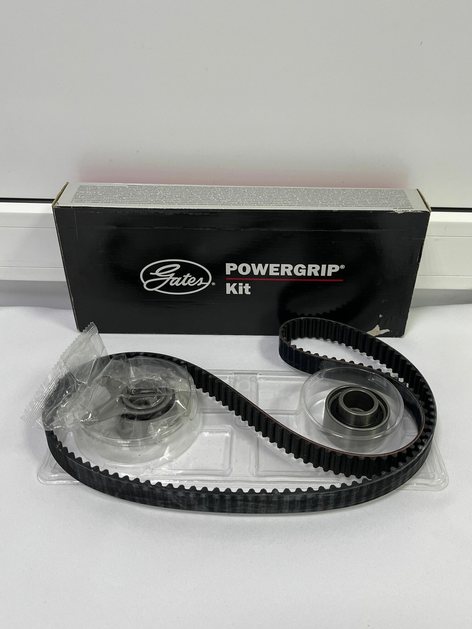 Комплект ремня ГРМ Gates KIA SHUMA (FB)/MAZDA 323 C/ MX-3/MX-5/XEDOS 6 арт. K015273XS