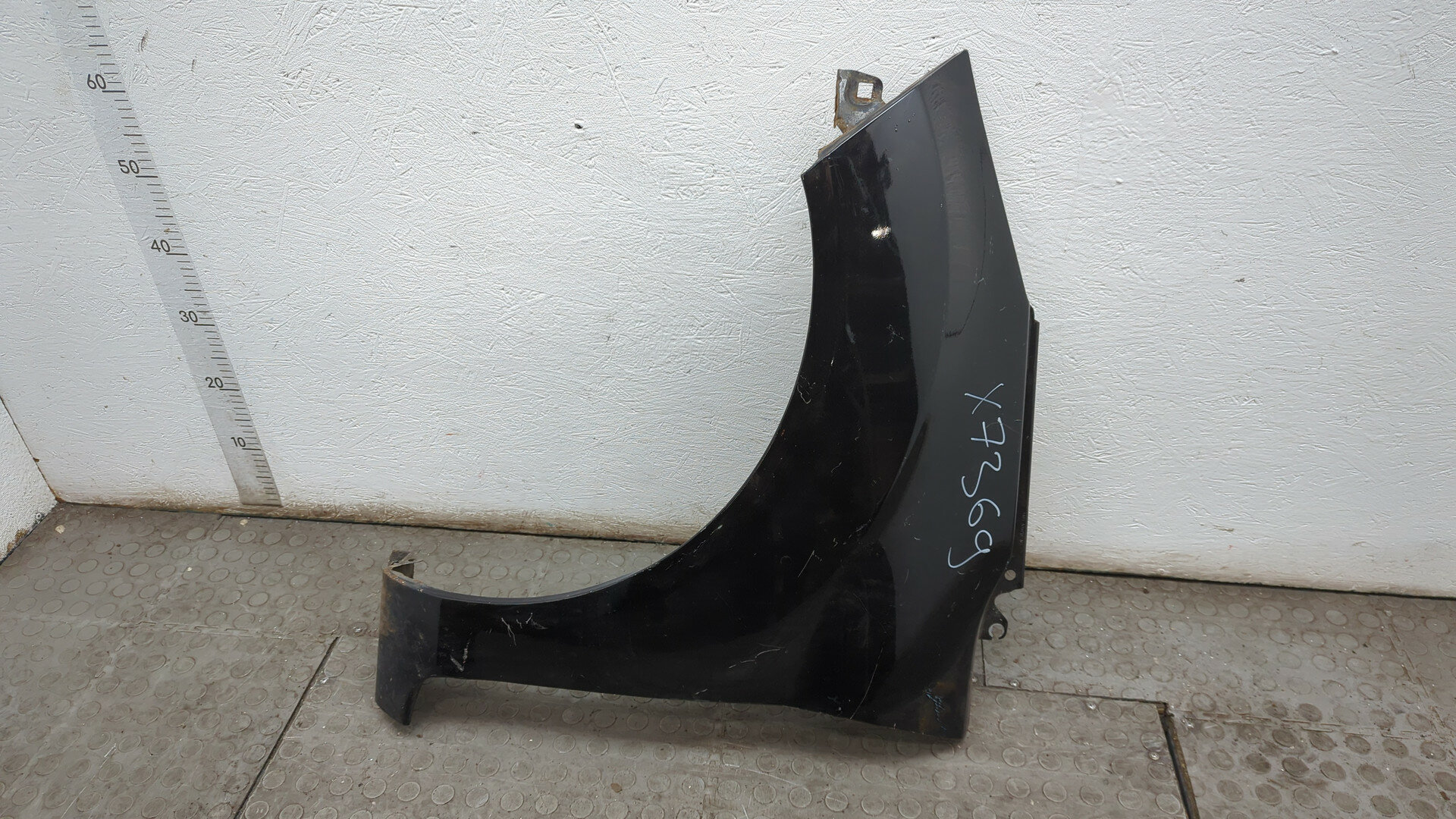 Крыло левое переднее Ford Fiesta Б/У