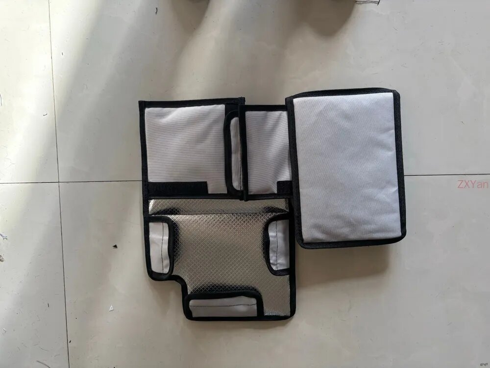 Защитный чехол для автомобильного аккумулятора 70Ah 12V 275x180x190 мм Черный