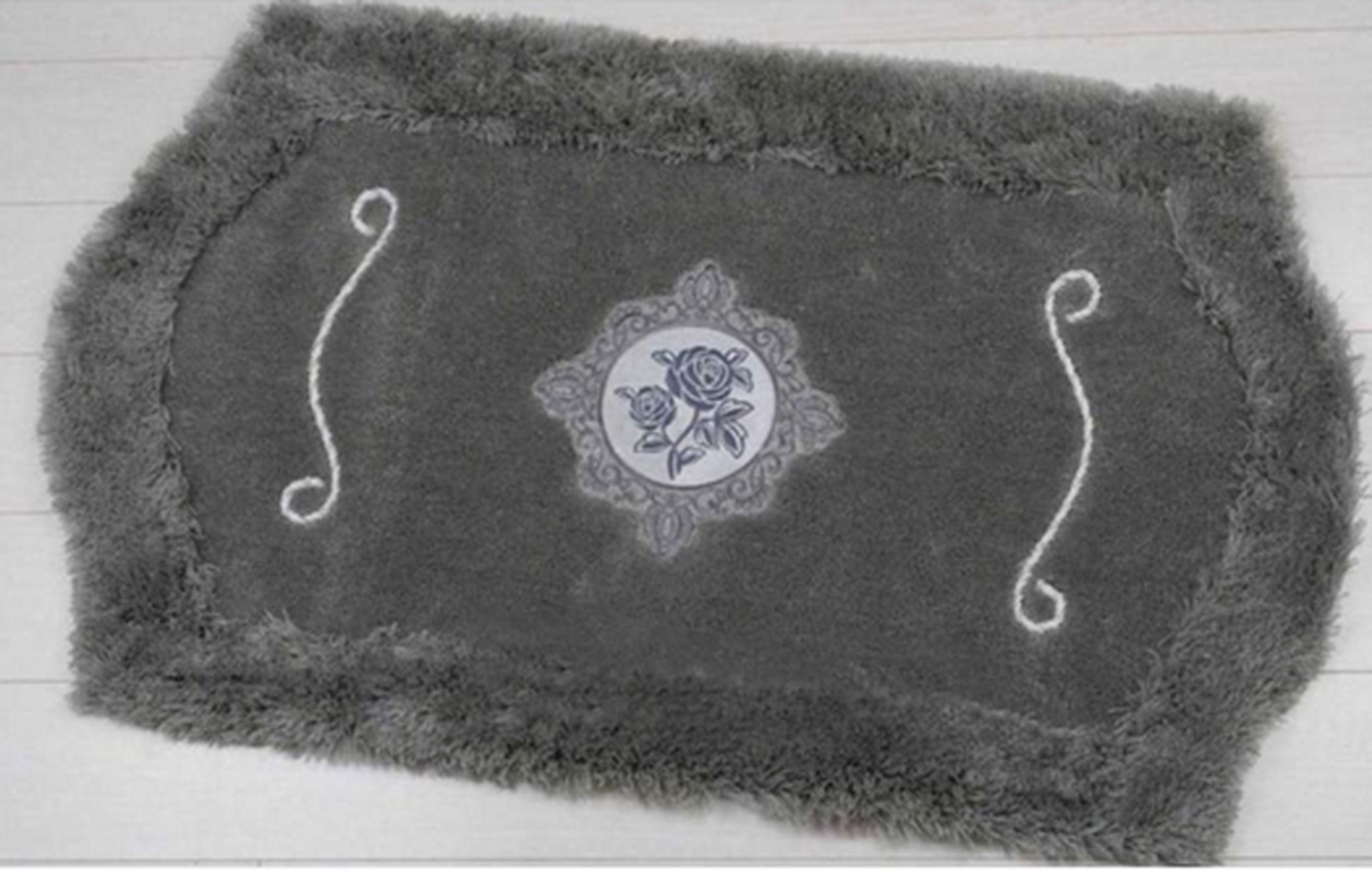 Коврик с вышивкой для ванной серый 100x60см BathPlus Royal HLFT21040-1