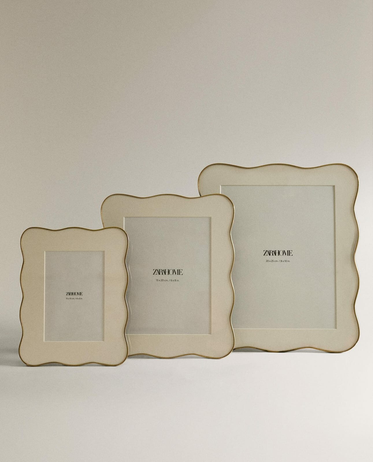 Фоторамка zara home металлическая волнистая, золотой, 33x27.5x0.9 см 4320/045/302-4