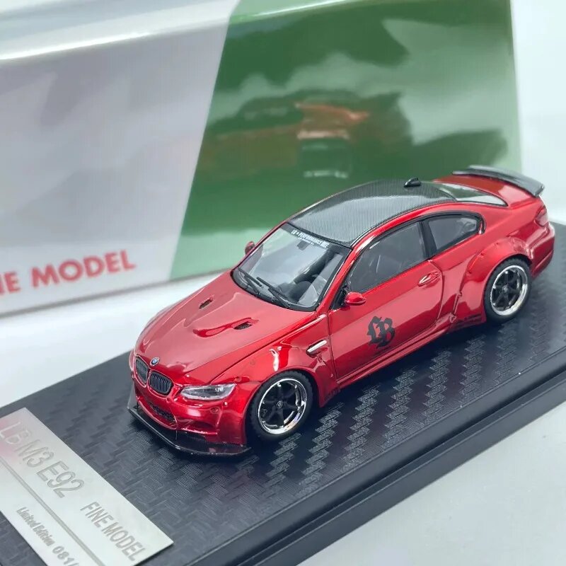 Fine Model 1:64 BMW M3 E92, красный