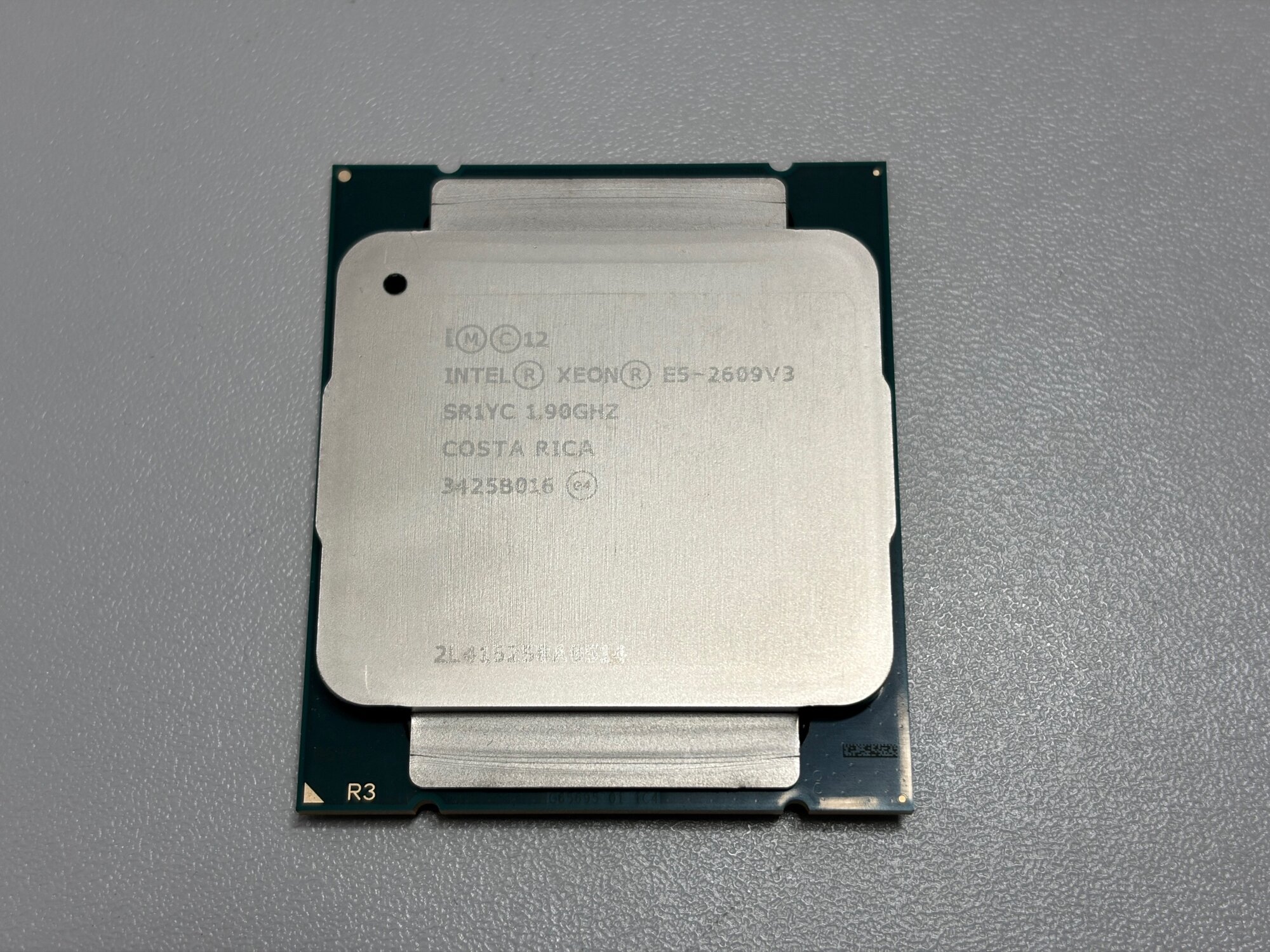 Процессор Intel Xeon E5-2609v3 для сервера сокет LGA2011-3