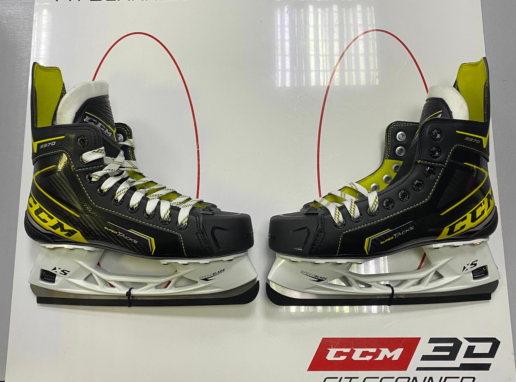 Коньки хоккейные для полевых игроков CCM Super Tacks 9370 Jr,(4.5 EE)