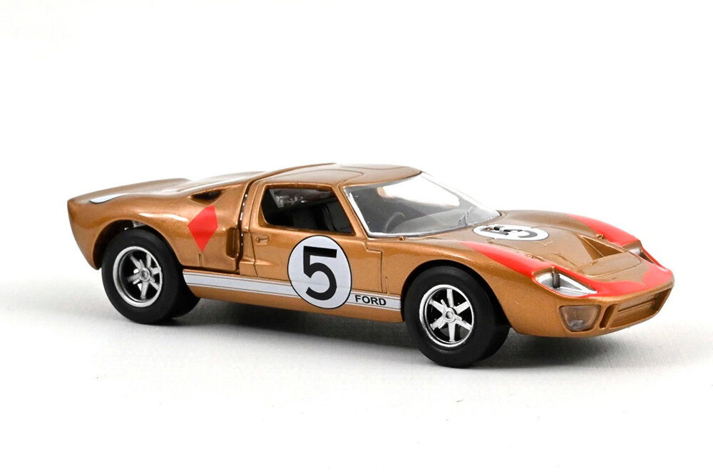 Ford GT40 #5 1966 золотистый (из к/ф ford против ferrari) / форд GT40 из фильма форд против феррари золотистый