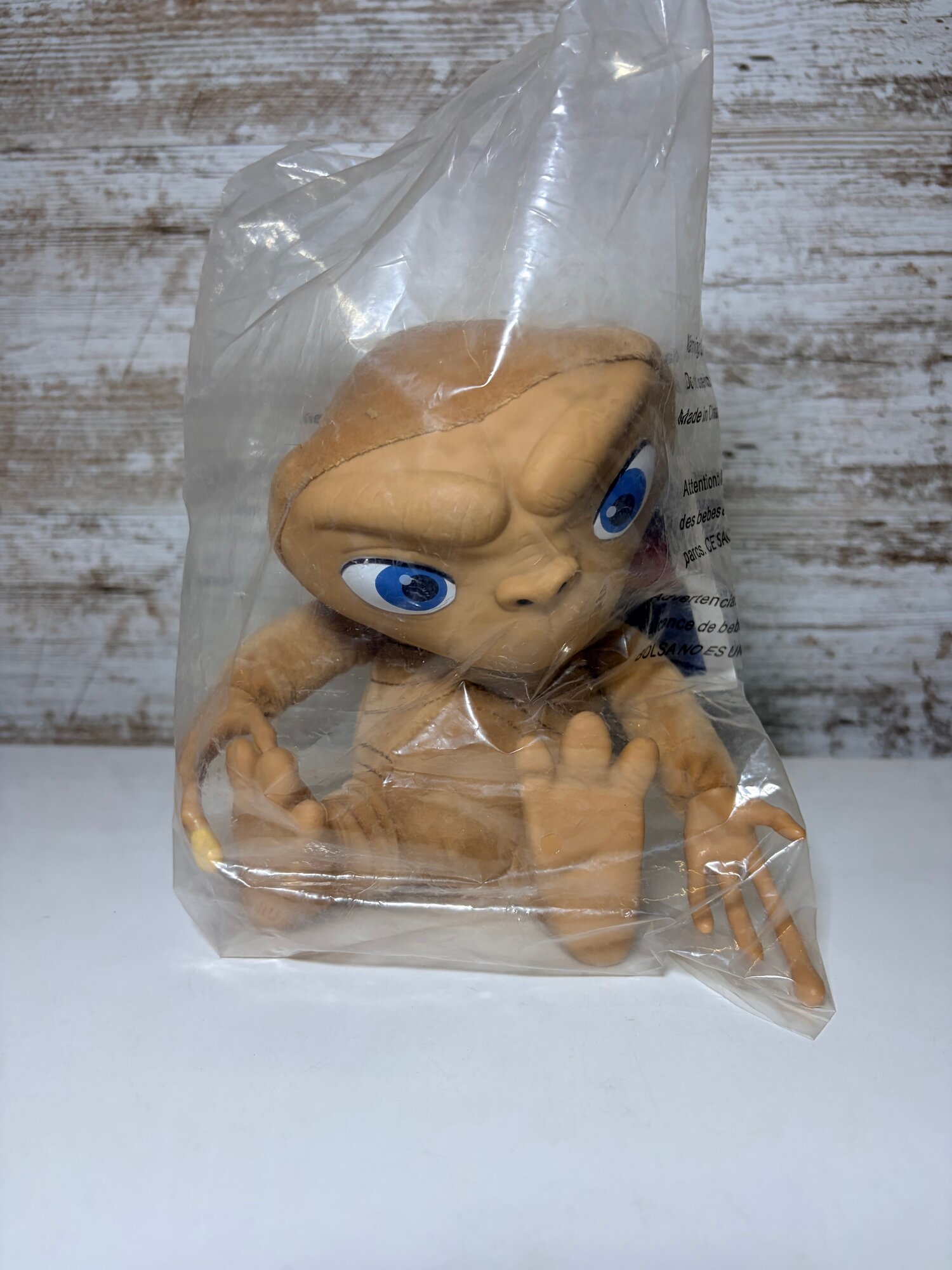 Фигурка E.T. the Extra-Terrestrial 40th Anniversary 7.5” Phunny Plush , высота около 19–20 см