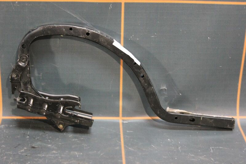 Петля крышки багажника (правая / левая) для Toyota Camry XV50 (2011-18гг) 6451033091