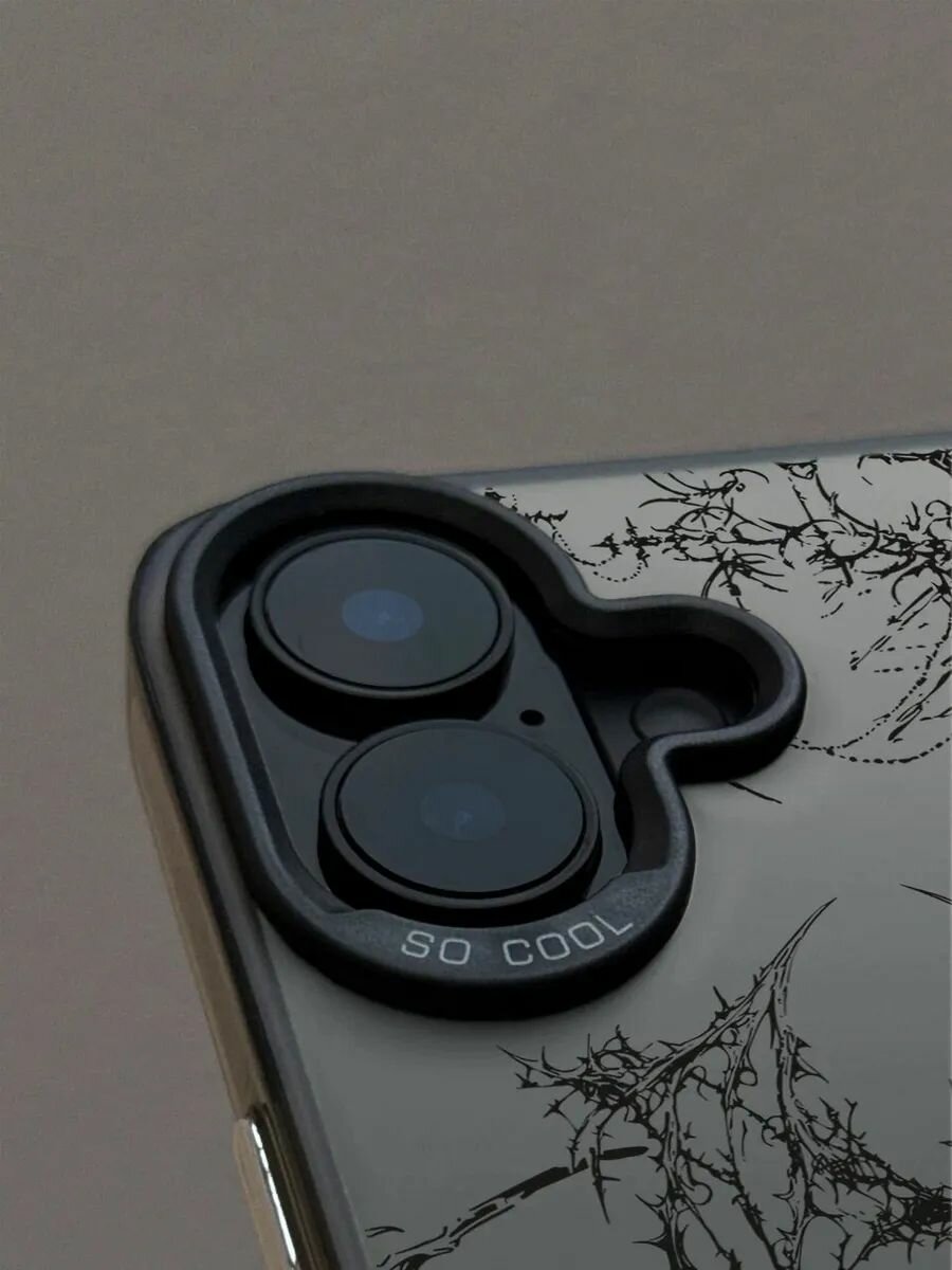 Чехол на iPhone 16 готика — фото 1
