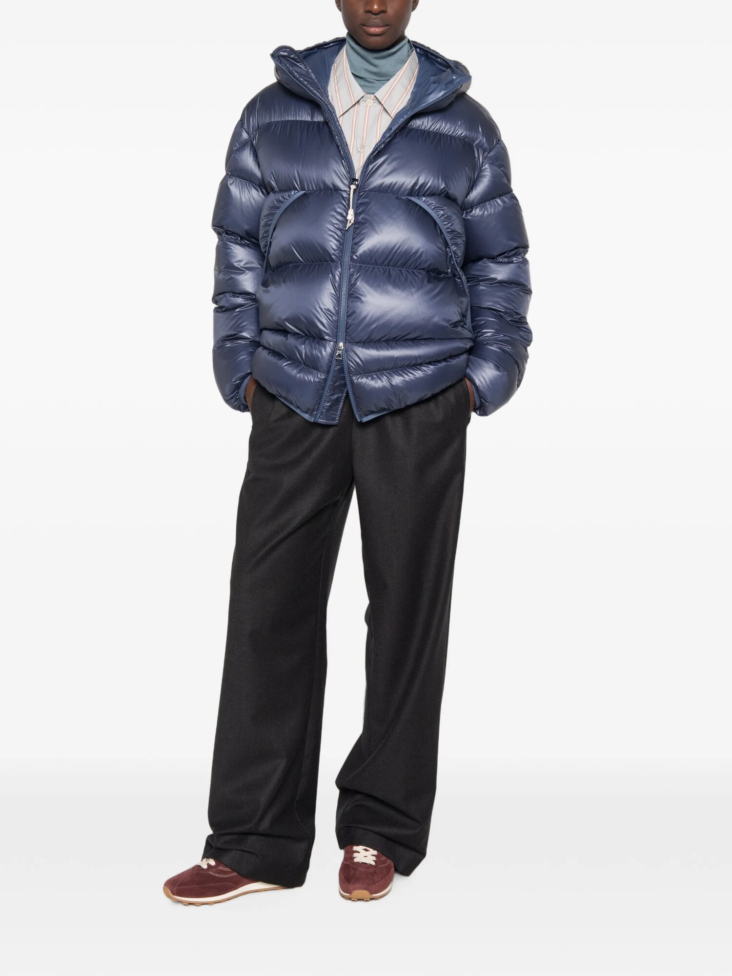 Куртка Moncler Quilted hooded puffer jacket, размер 46, синий — фото 1