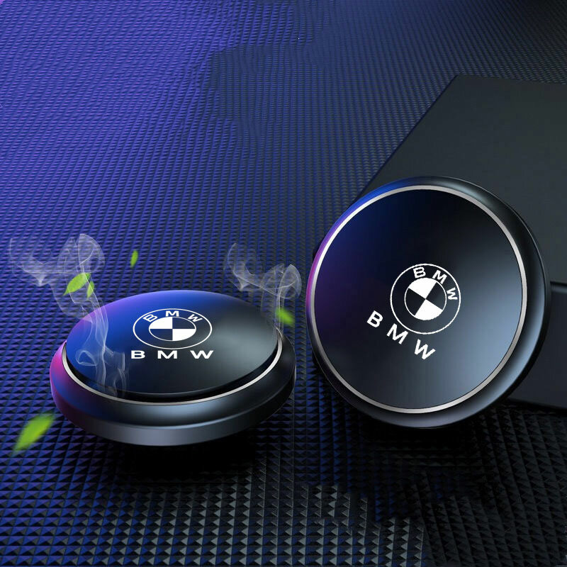 Ароматизатор на панель автомобиля с логотипом BMW в виде НЛО