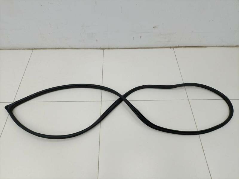 Уплотнитель проема двери передней правой Hyundai i40 VF 2011 кат.номер: 821203Z000RY