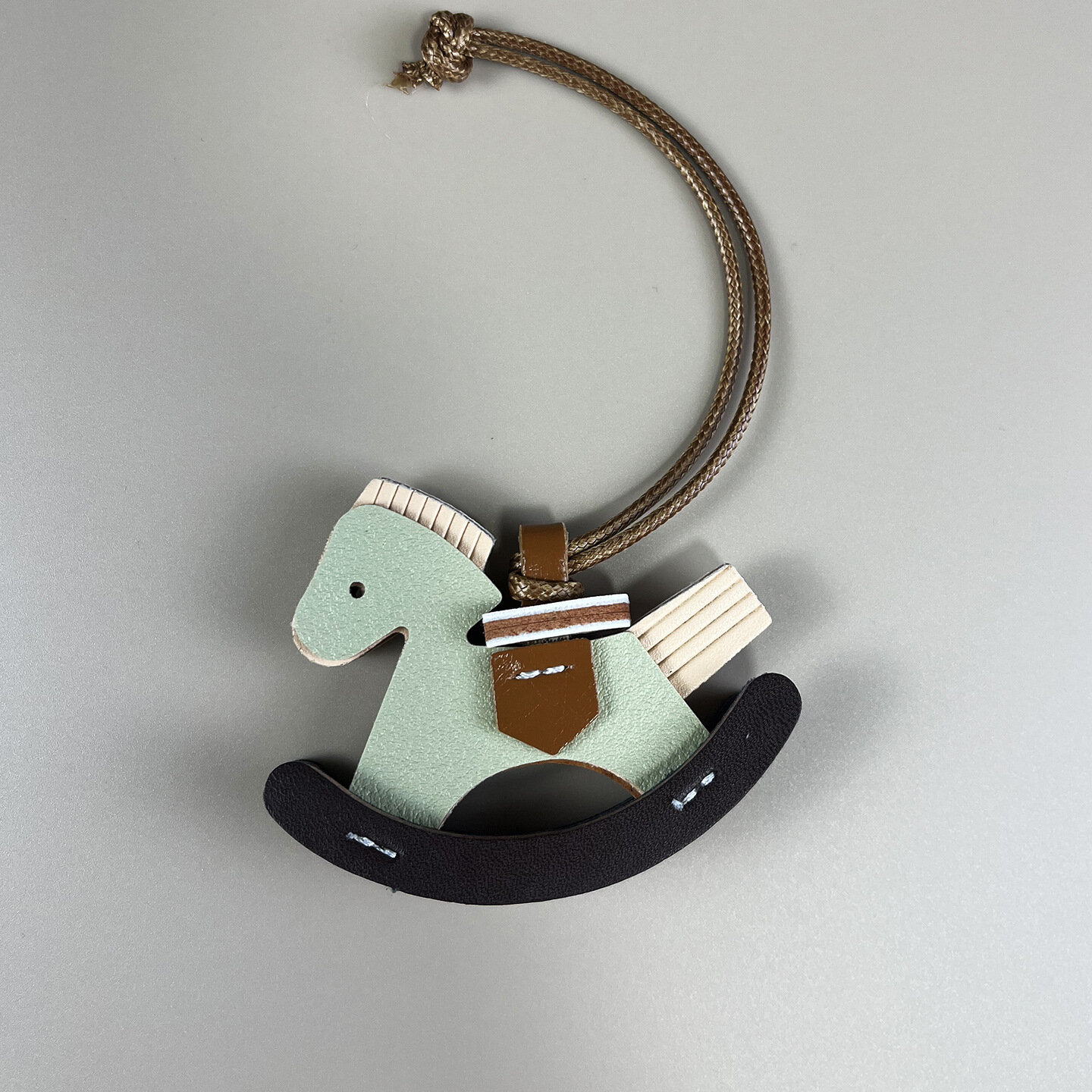 Подвеска для сумки в виде качающегося коня, ретро, креативная, милая, из PU, маленький деревянный конь, украшение, аксессуар, кожаный брелок в виде лошади