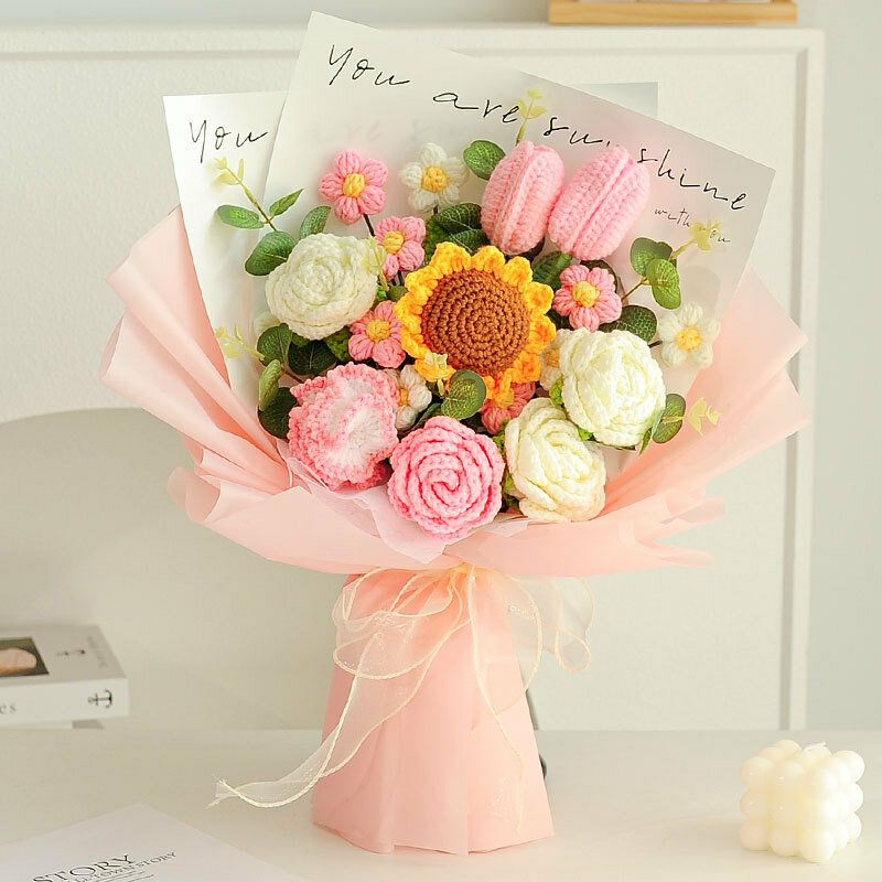 Большой вязаный букет роз, подарок ручной работы для одноклассников, на Новый год, День святого Валентина, день рождения, для подруги, для старших, Международный женский день или День богини.