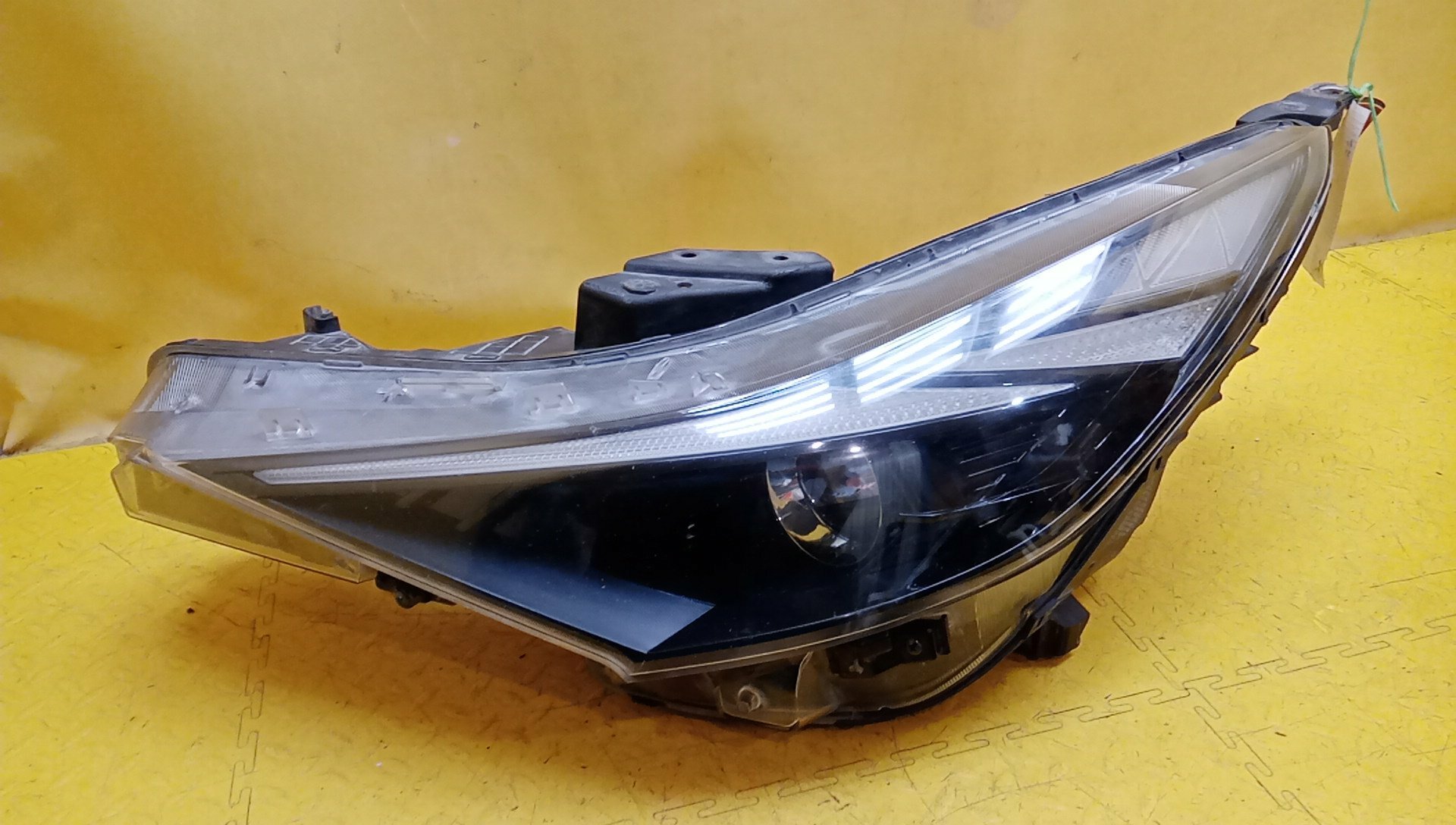 Фара левая Elantra Hyundai 92101AA100