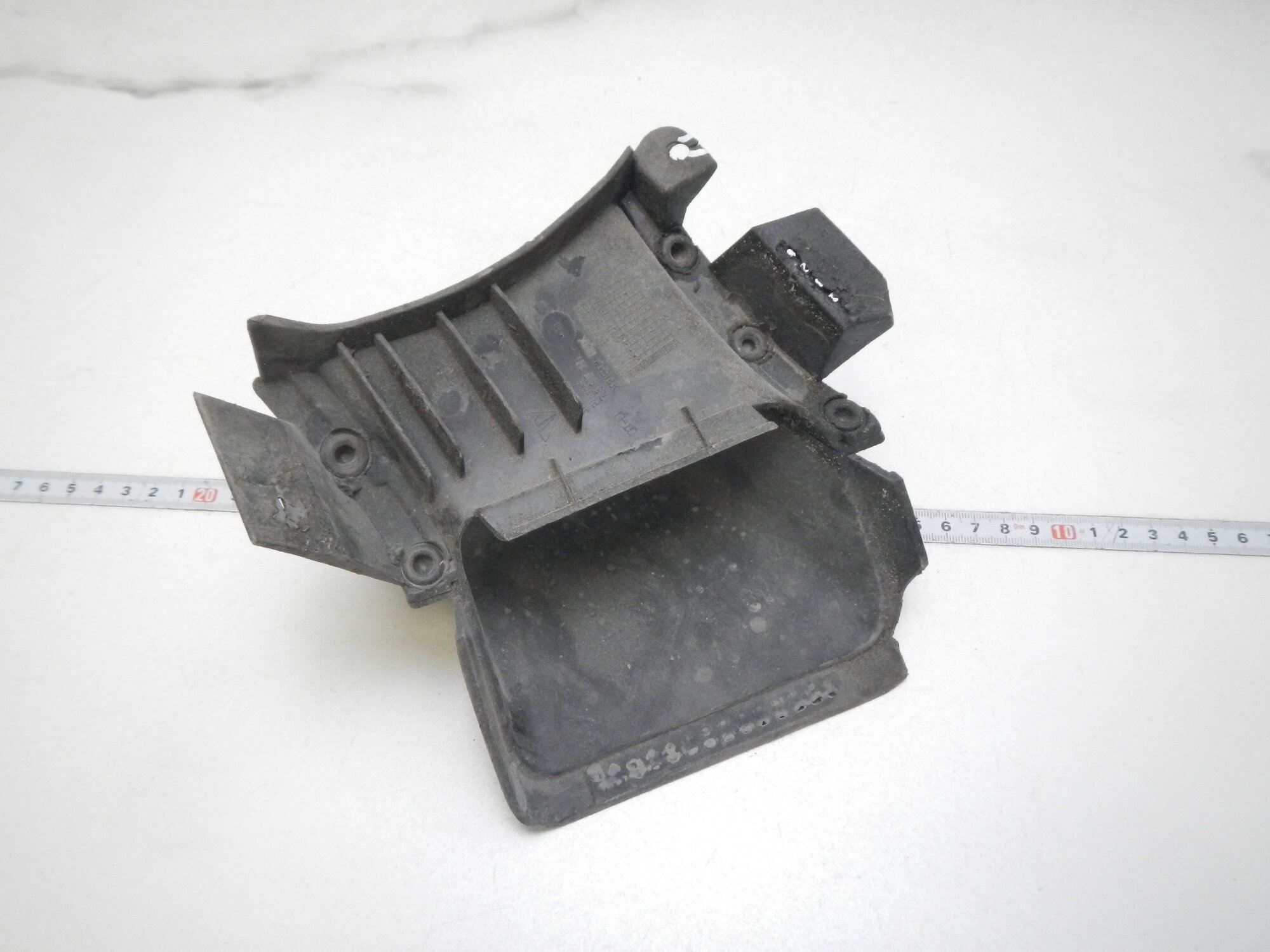 Б/У Воздуховод радиатора левый, Porsche (Порше)-CAYENNE (03-10) PORSCHE CAYENNE (03-10) Трещины. 640254 VAG арт. 7L5807795B