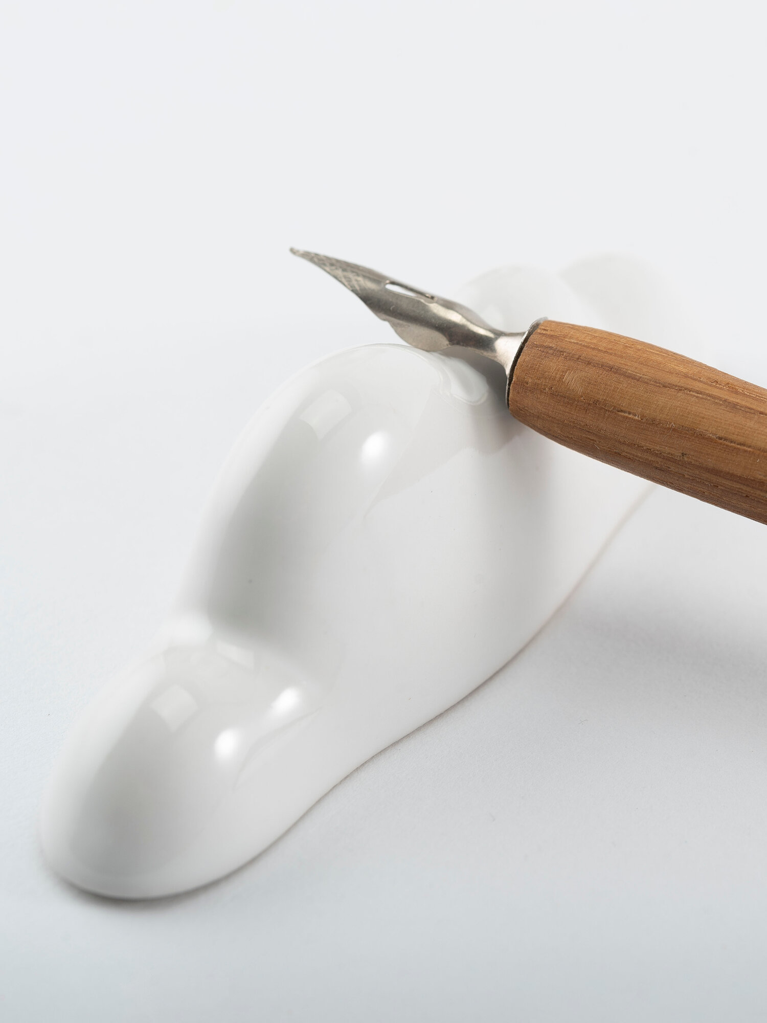 Подставка под перо "Облачко" Hill & Mill, керамика, ручная работа, белая