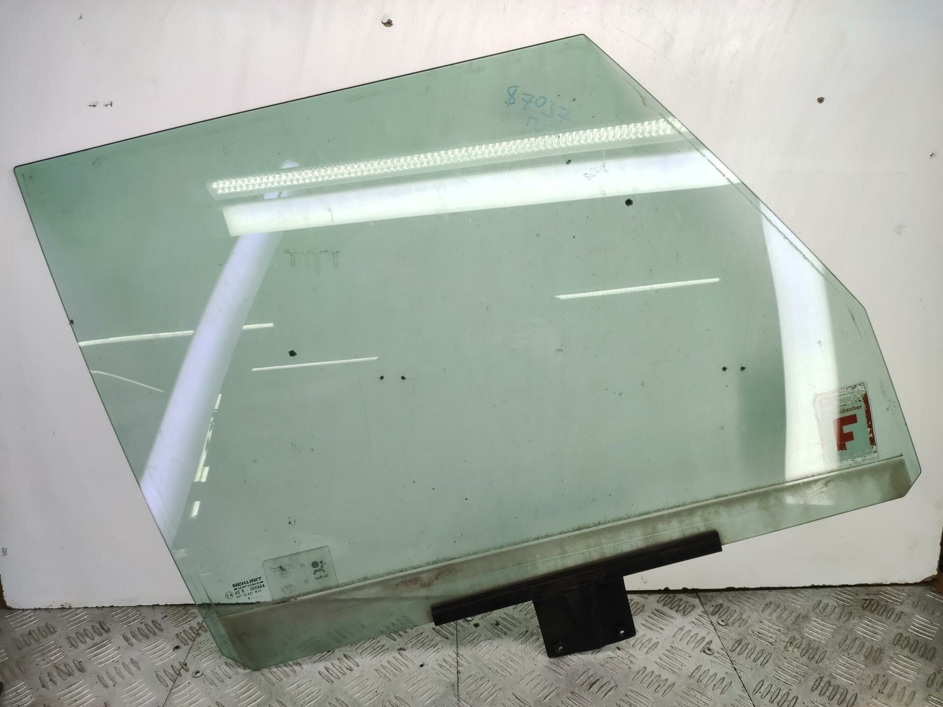 Стекло двери передней правой Renault Espace 3 1998