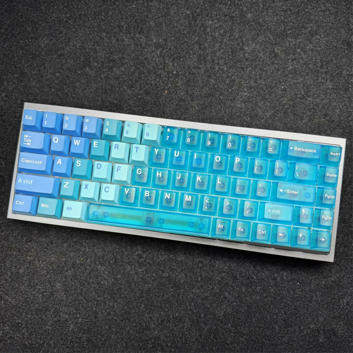 Кейкапы Hawaii 2.0 поддерживают Wooting Night Demon EZ63, ACE68, MADE68, Magician, RS7, F87, RS6. Синий Волк Паук 60/68