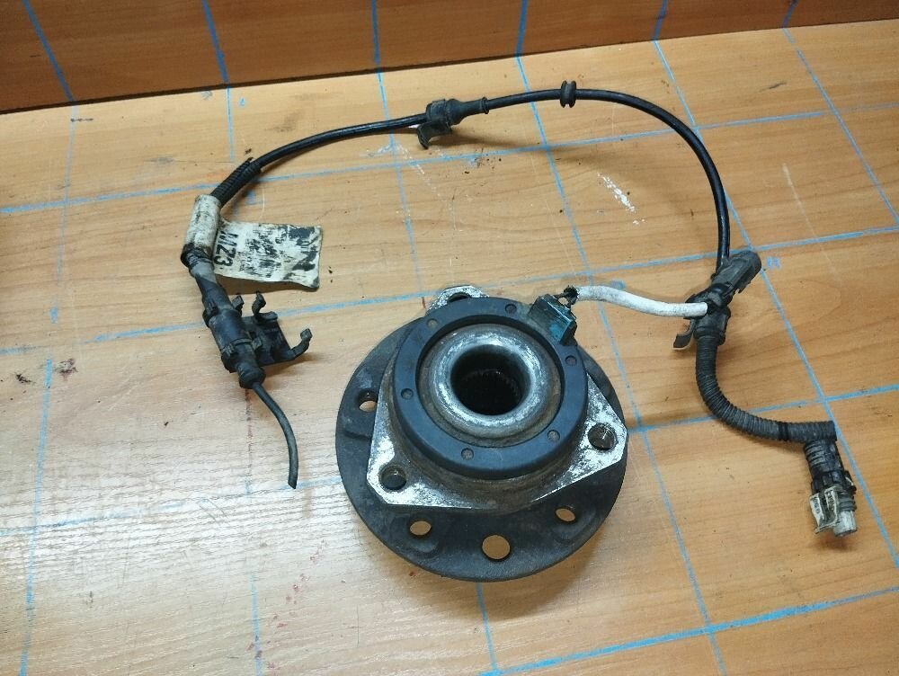 Ступица передняя левая Шевроле Вива 5 болтов Б/У с пробегом