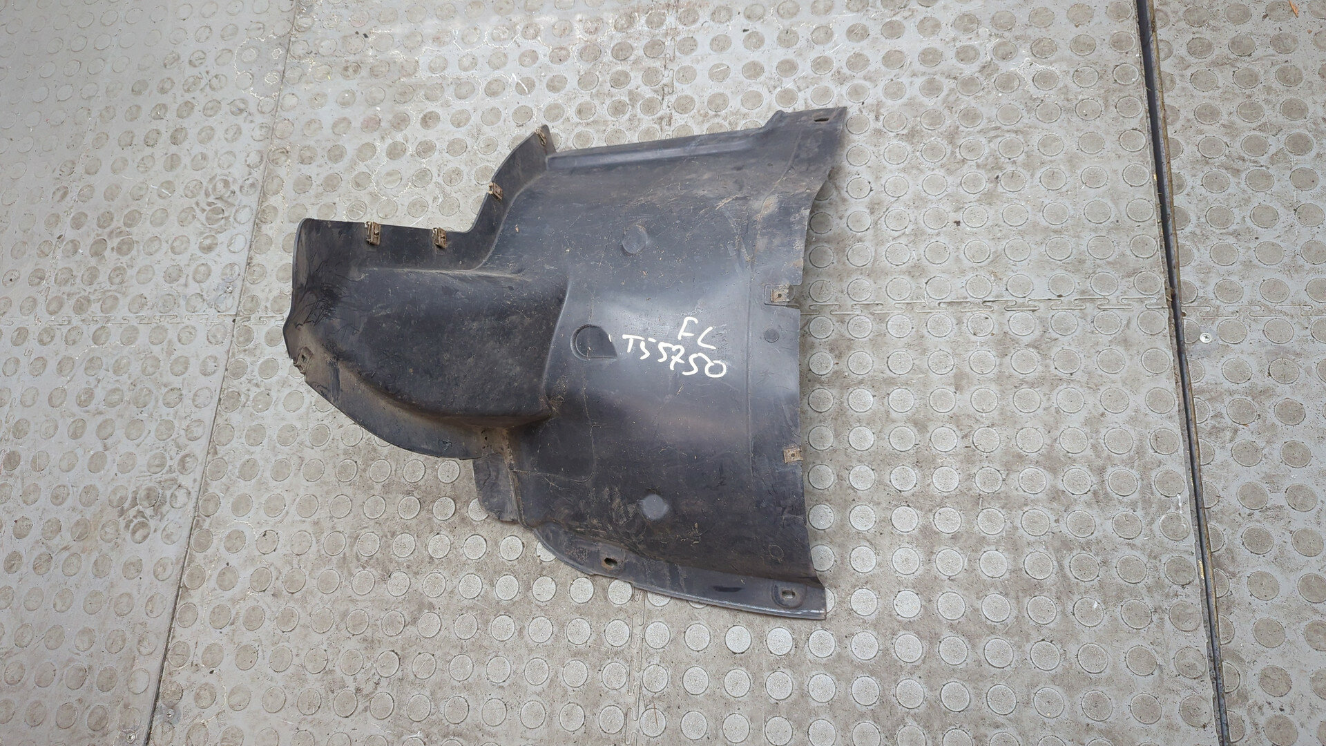 Защита арок (подкрылок) левая передняя Skoda Octavia (A5) Б/У