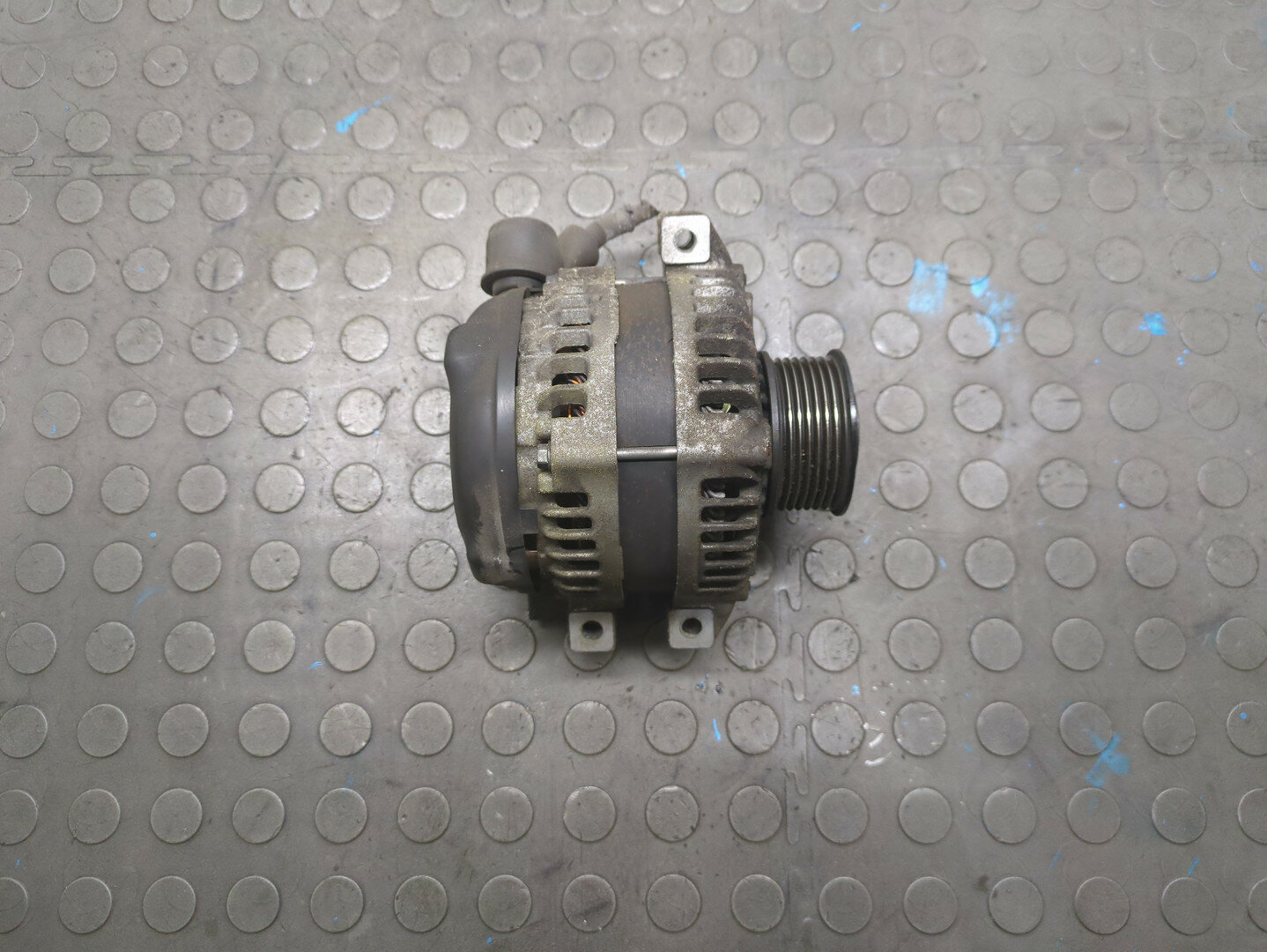 Генератор Honda CR-V Б/У