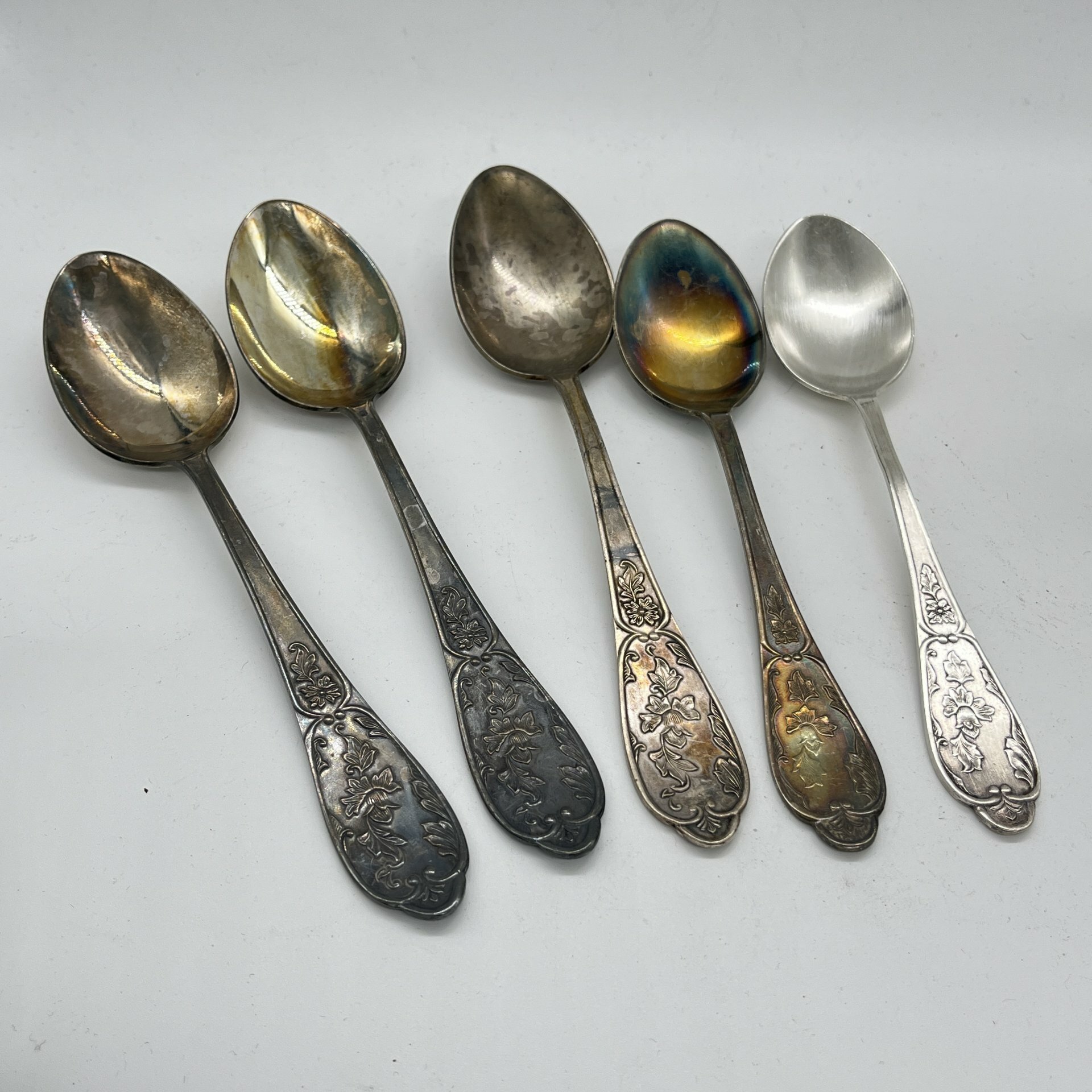 Набор из 3 столовых и 2 десертных ложек, мельхиор (медь-никель), СССР, 1970 г.