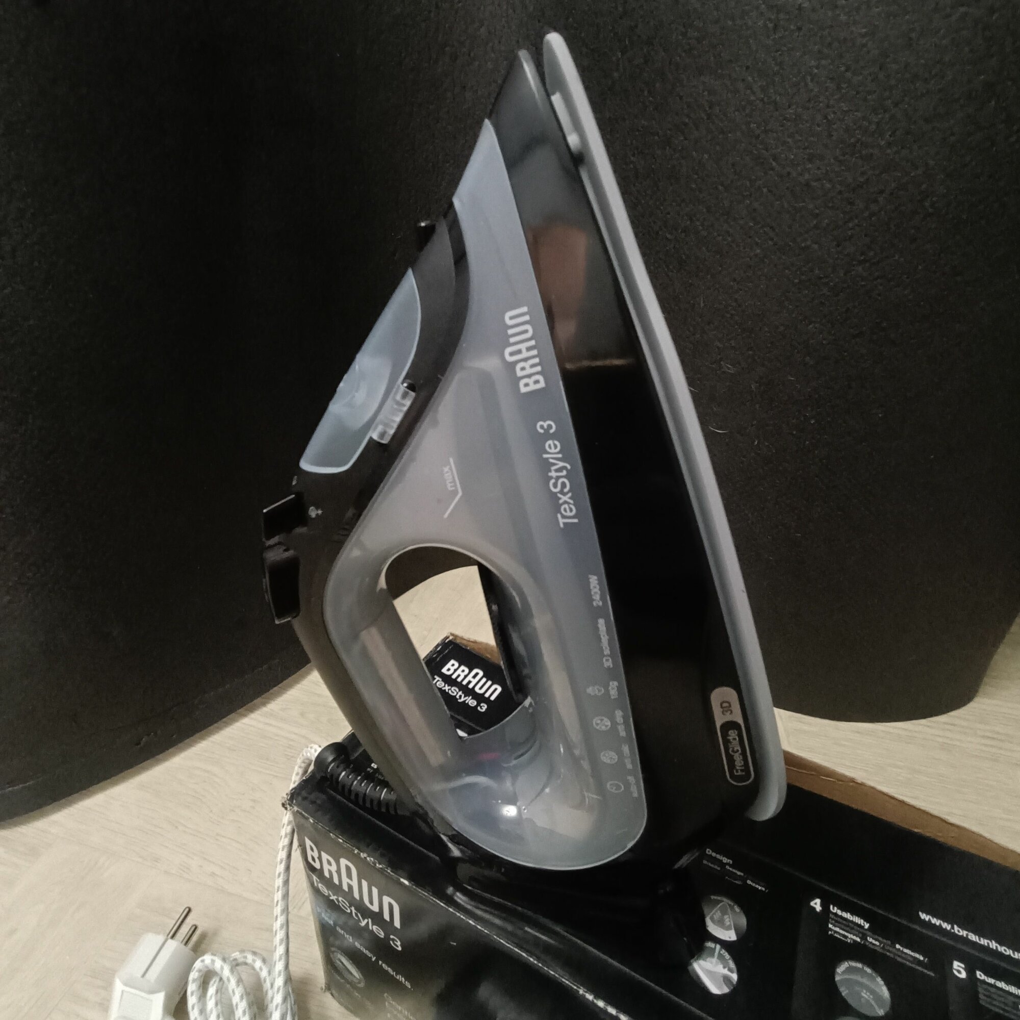 Паровой утюг Braun Texstyle 3 SI3055BK, мощность 2400 Вт, паровой удар 180 г/мин, автоотключение, функция распыления воды, режим Turbo