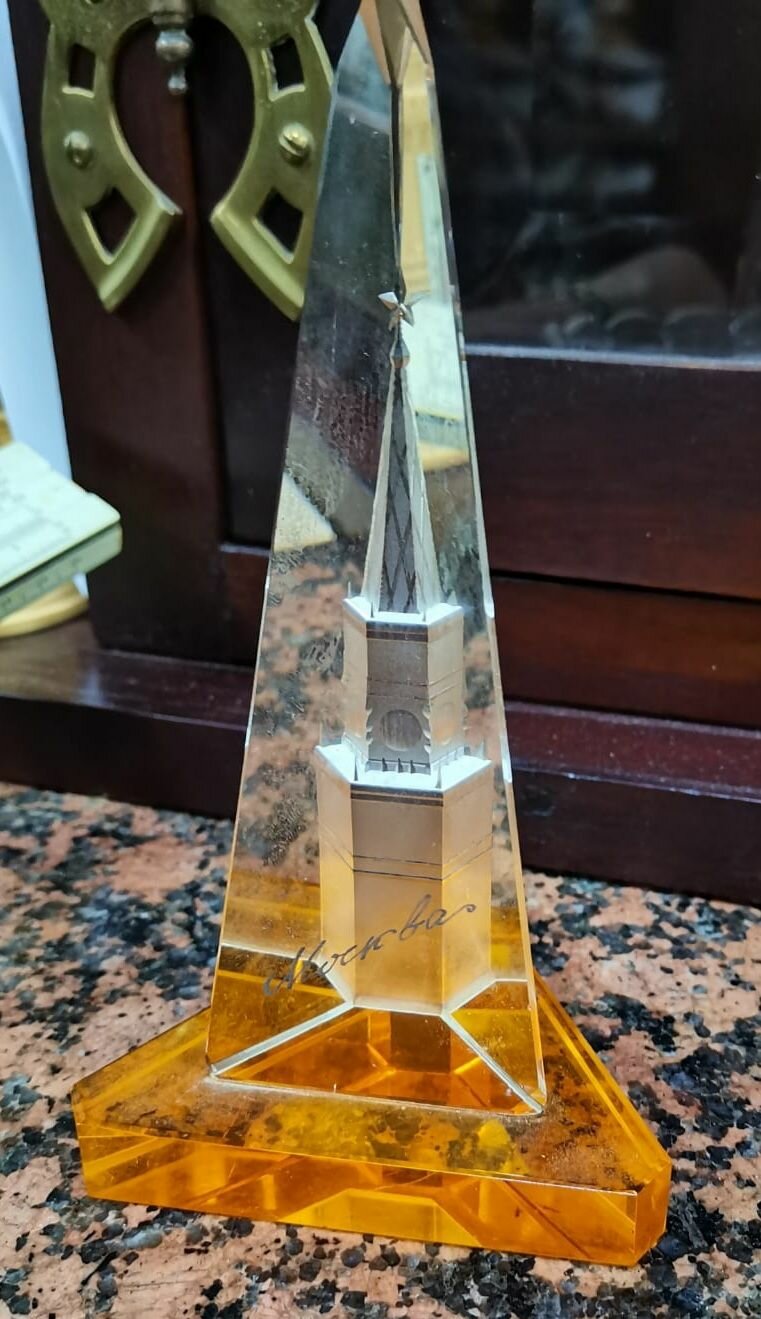 Винтажная интерьерная статуэтка "Москва". Советская интерьерная статуэтка из стекла "Кремль". Винтаж. СССР