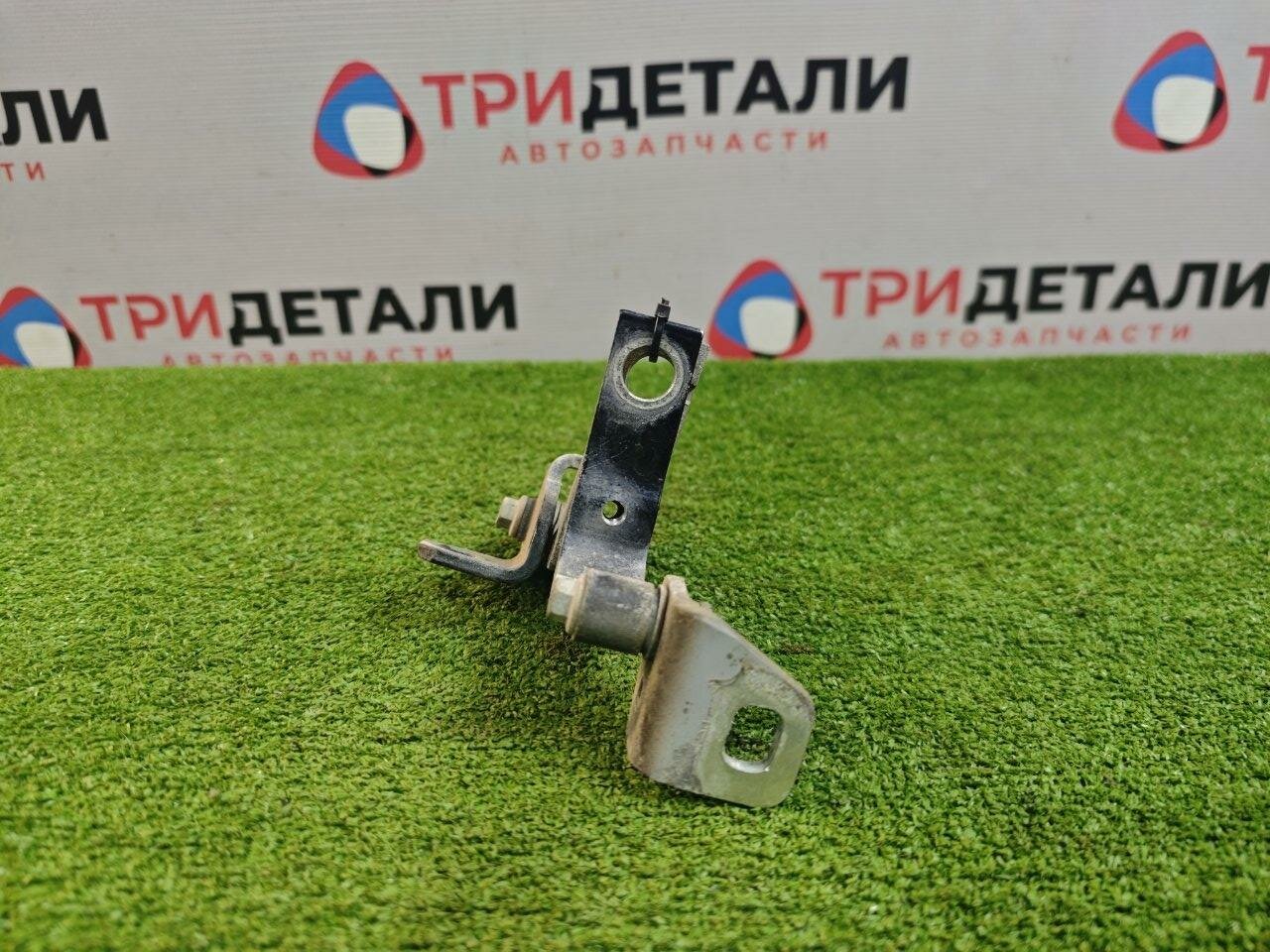 Петля двери Ford Focus 1.6 IQDB 2013 задн. лев. (б/у)
