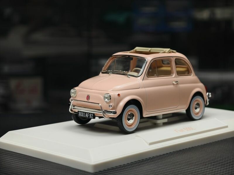 Машинка NOREV 1:18 Fiat 500 L 1968 Модель легкосплавного автомобиля
