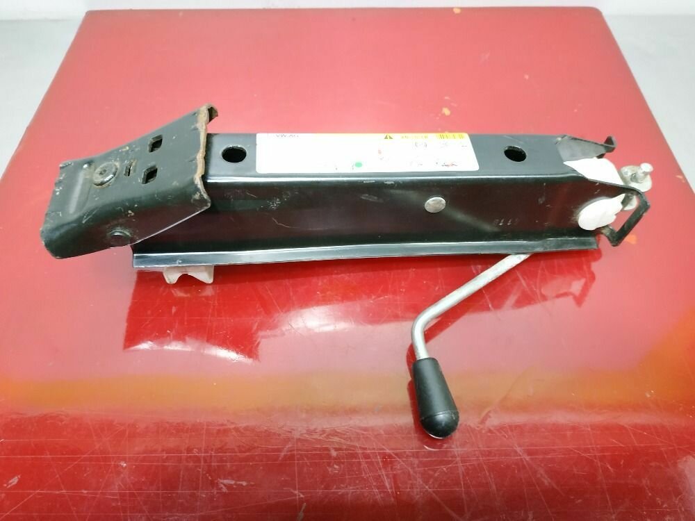 Домкрат Volkswagen Polo V Б/У с пробегом