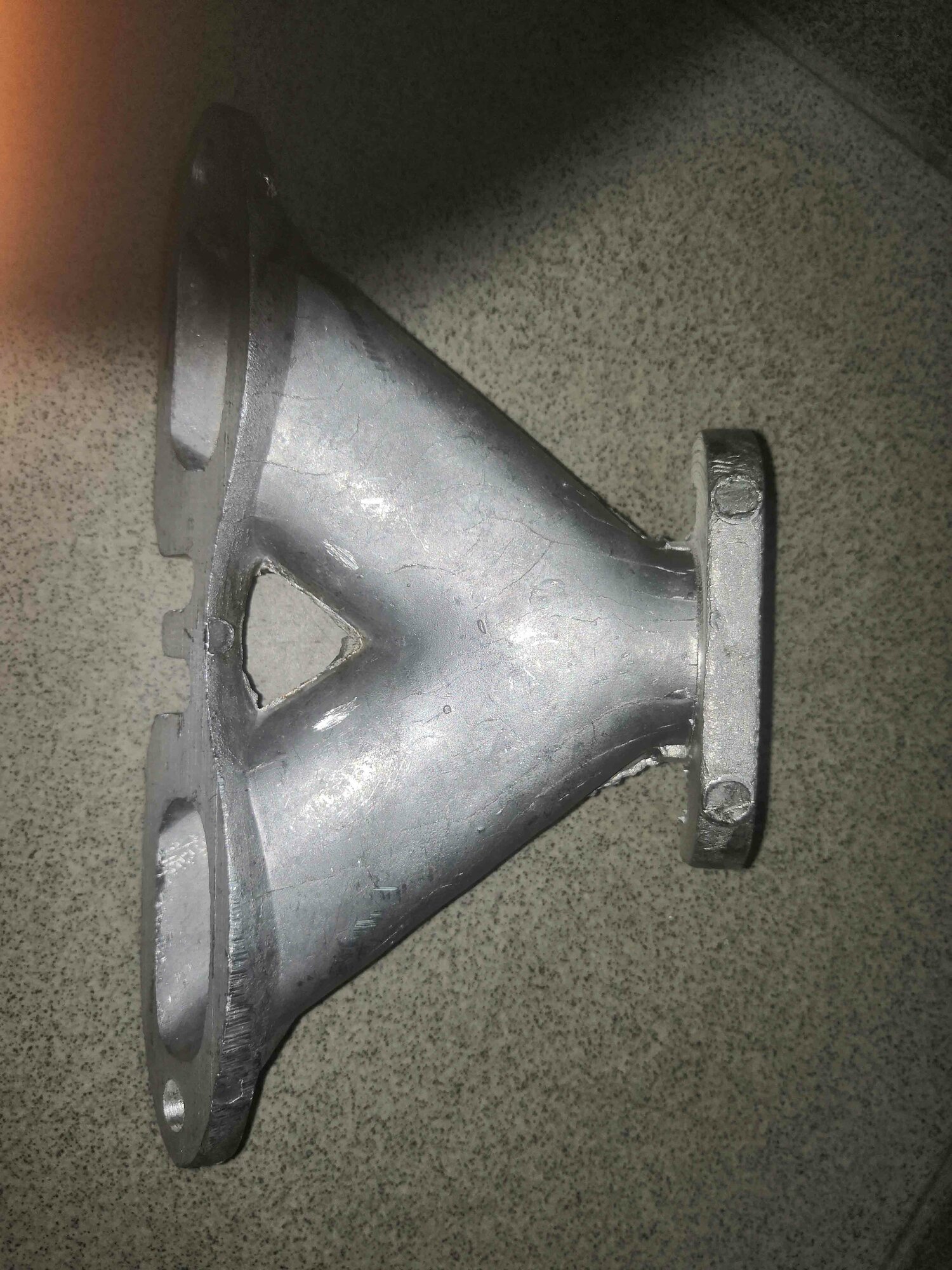 Патрубок карбюратора впускной (штаны) на мотоцикл Иж Юпитер