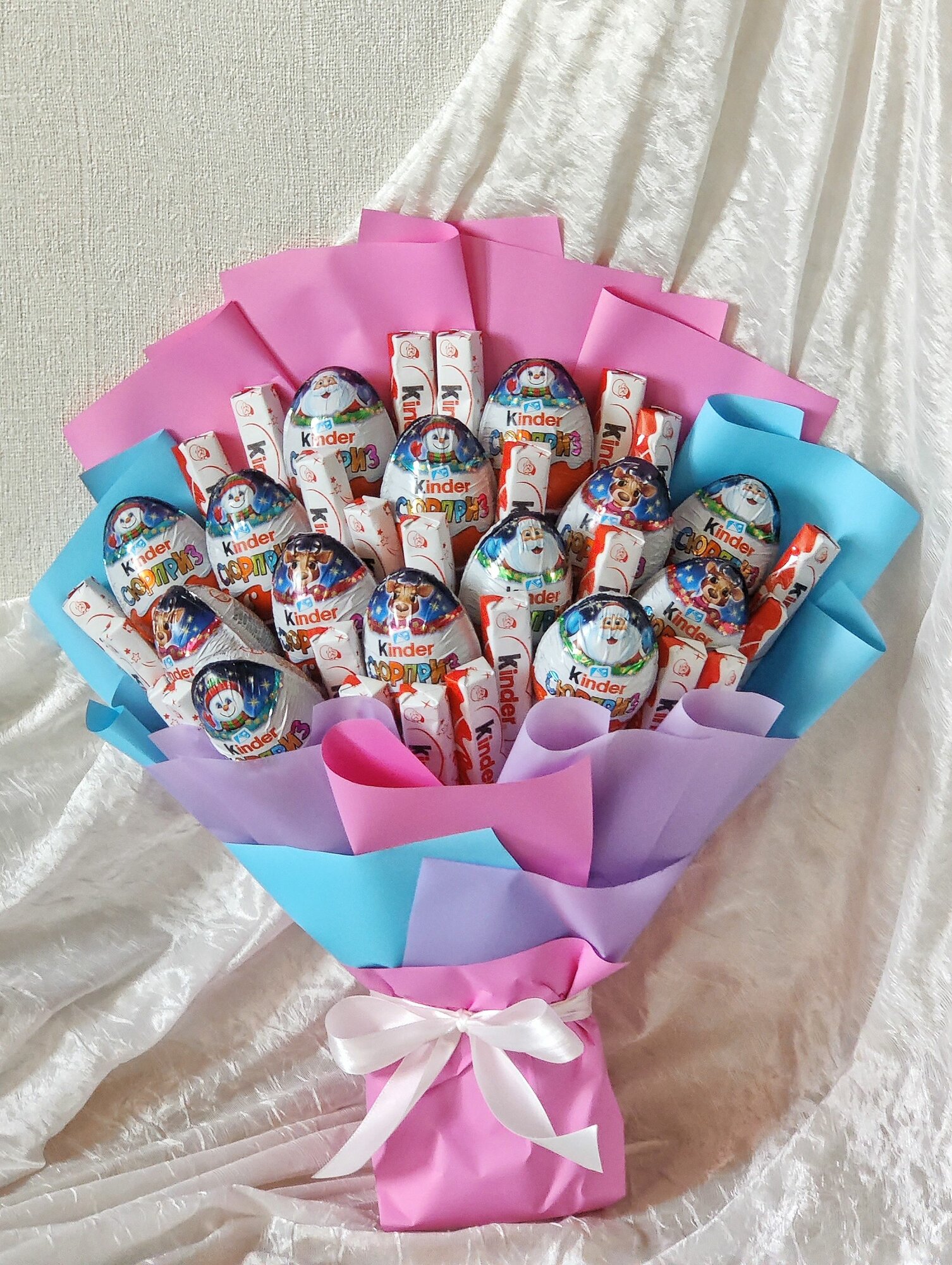 Букет из Kinder Surprise и Kinder Chocolate