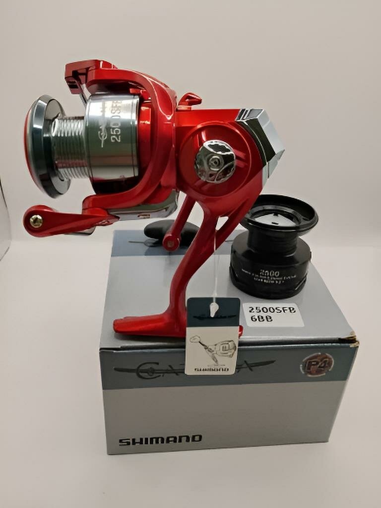 Катушка спиннинговая Shimano Catana 2500SFB 6BB безынерционная 6 подшипников