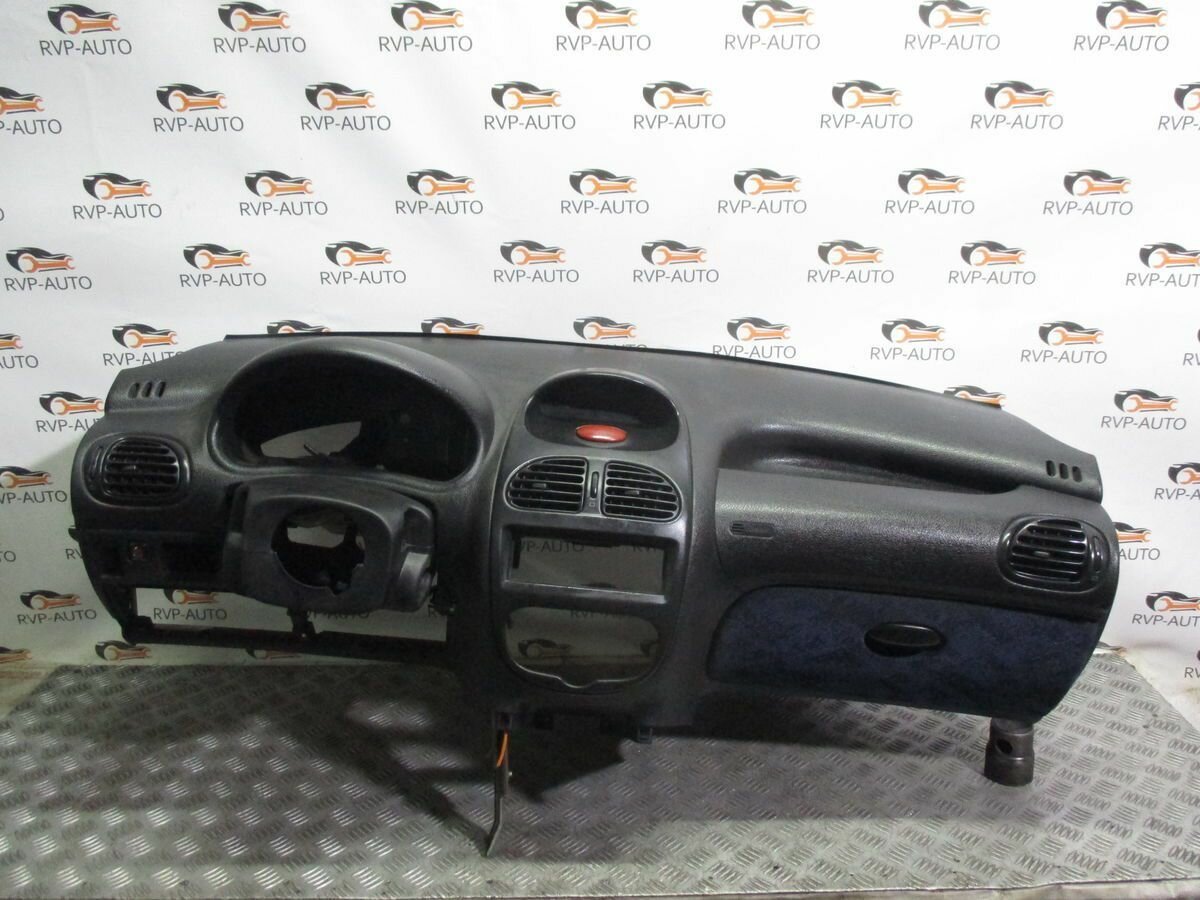 Торпедо Peugeot 206 1998-2012
